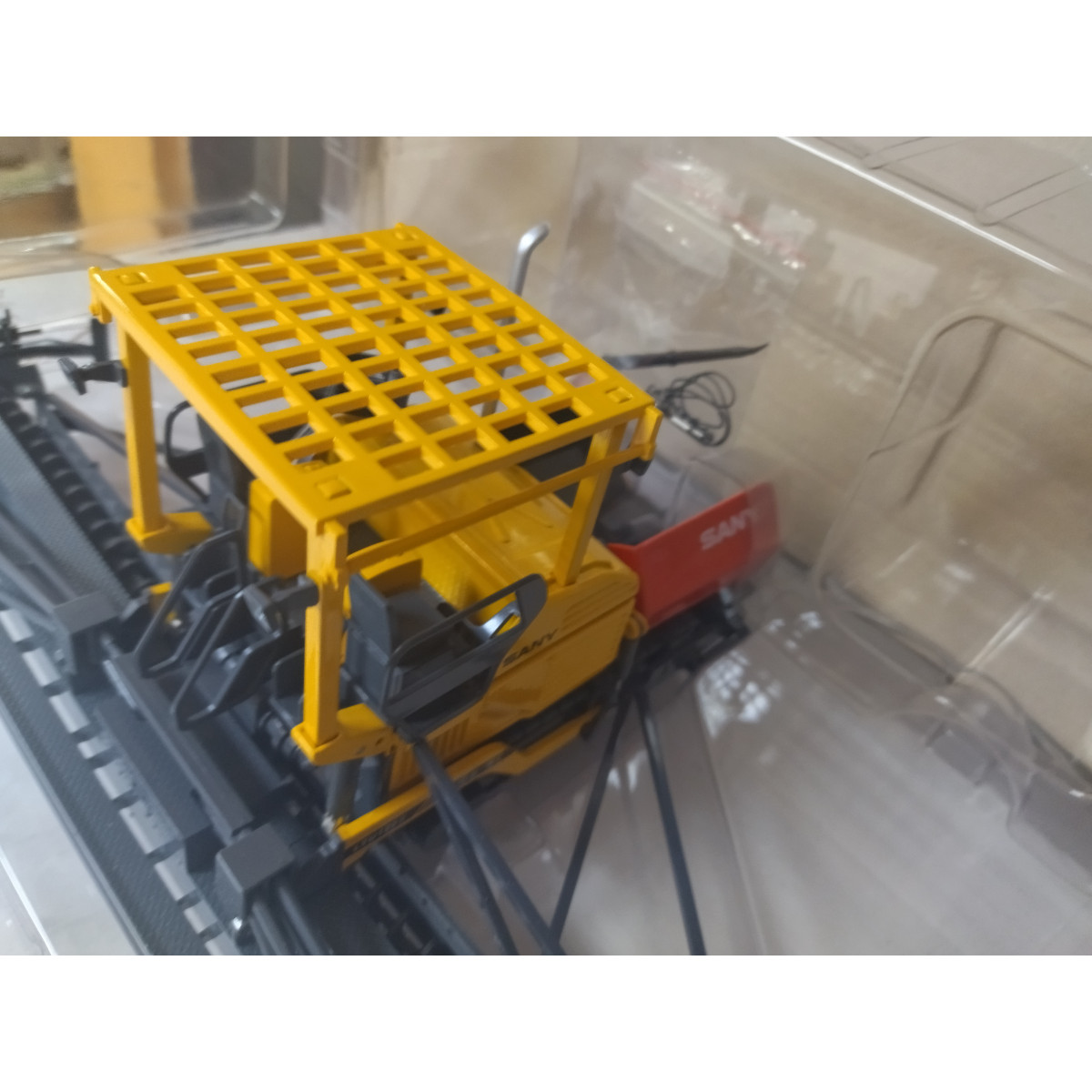 SANY HIGH-GRADE ASPAHLT PAVER/ASFALTADORA 1:35 - BCN STOCK CARS
