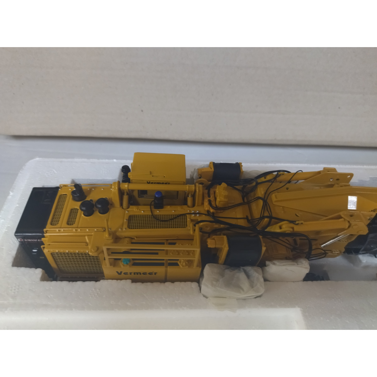 VERMEER T1255 COMMANDER 3 TRACTOR WITH HYDROSTATIC TRENCHER 1:50 TWH ...