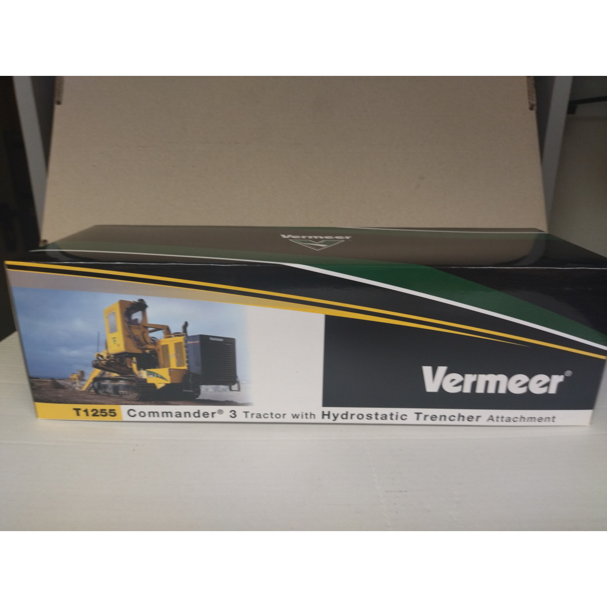 VERMEER T1255 COMMANDER 3 TRACTOR WITH HYDROSTATIC TRENCHER 1:50 TWH ...