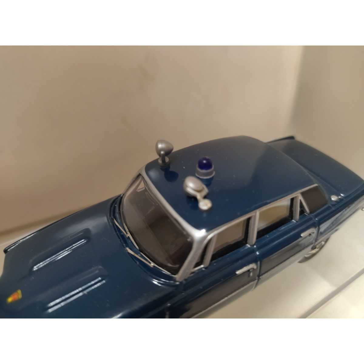 ROVER 3500 V8 POLICE METROPOLITAN 1:43 VANGUARDS NO BOX/DEFECT/V FOTOS ...