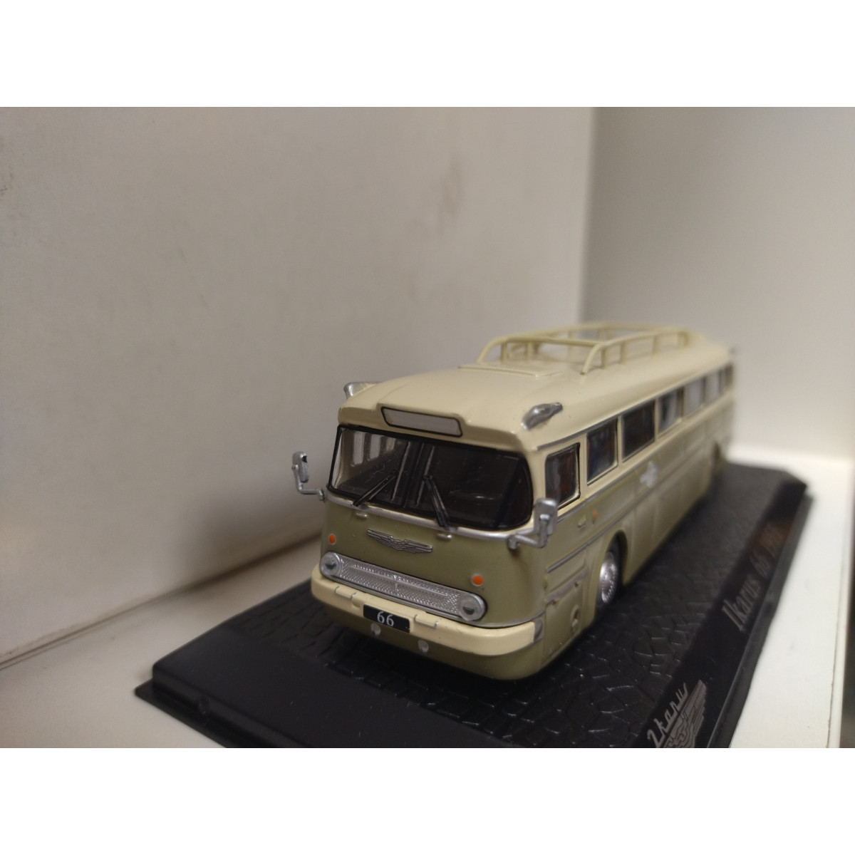 IKARUS 66 1955 AUTOBUS 1:72 ATLAS IXO URNA RAJADA/ V FOTO - BCN STOCK CARS