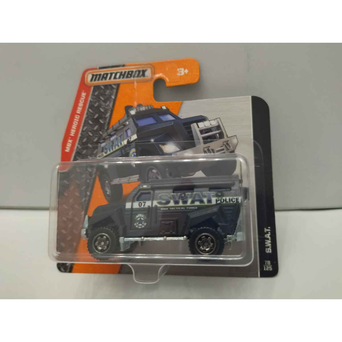 S.W.A.T. POLICE MBX HEROIC RESCUE 1:64 MATCHBOX - BCN STOCK CARS