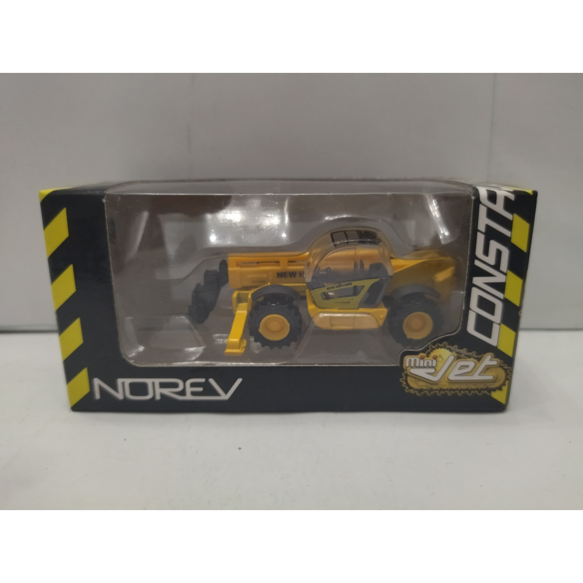 NEW HOLLAND LM1745 TELESCOPIC BOX CONSTRUCTION apx 1:64 NOREV 3 INCHES ...