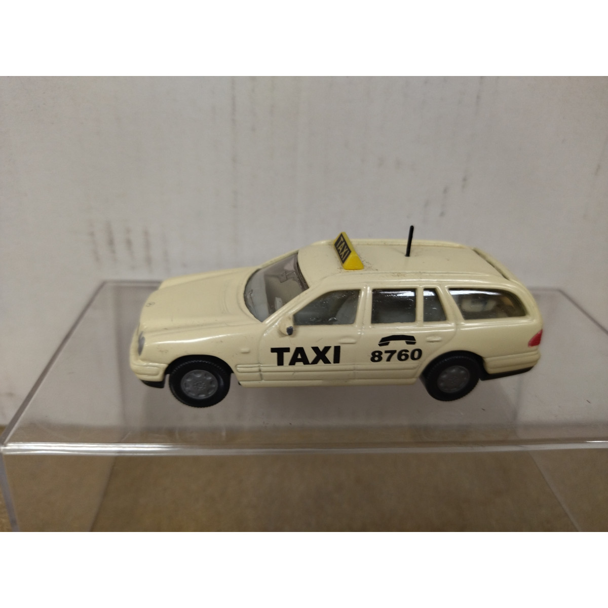 MERCEDES-BENZ E290T WAGON TAXI 1:55/apx 1:64 SIKU 1088 NO BOX - BCN ...