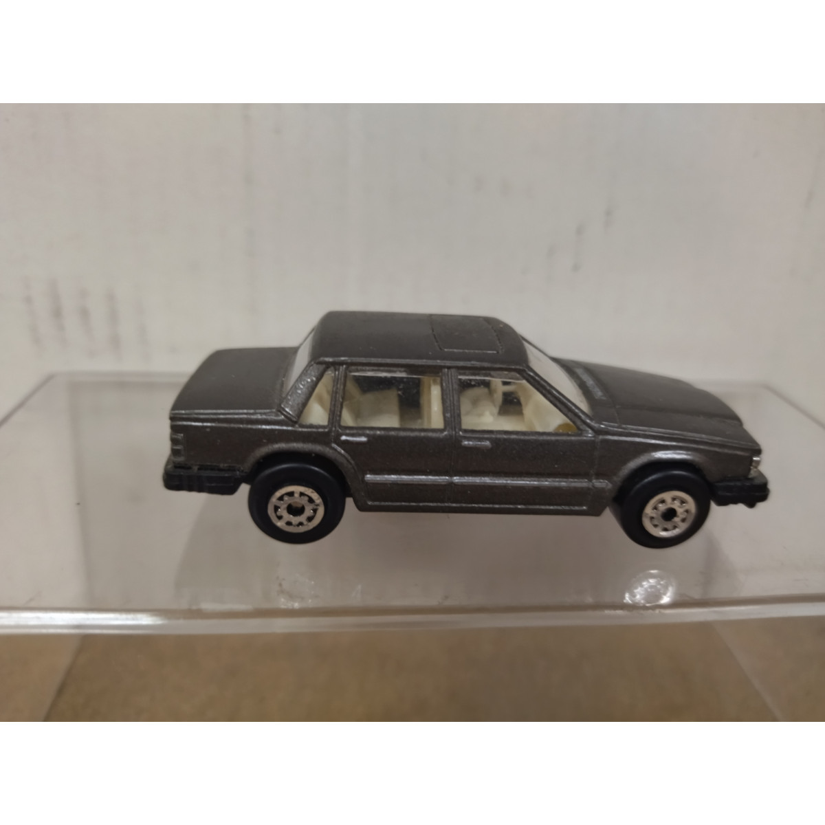 VOLVO 760 GLE apx 1:64 MC TOY VINTAGE NO BOX - BCN STOCK CARS