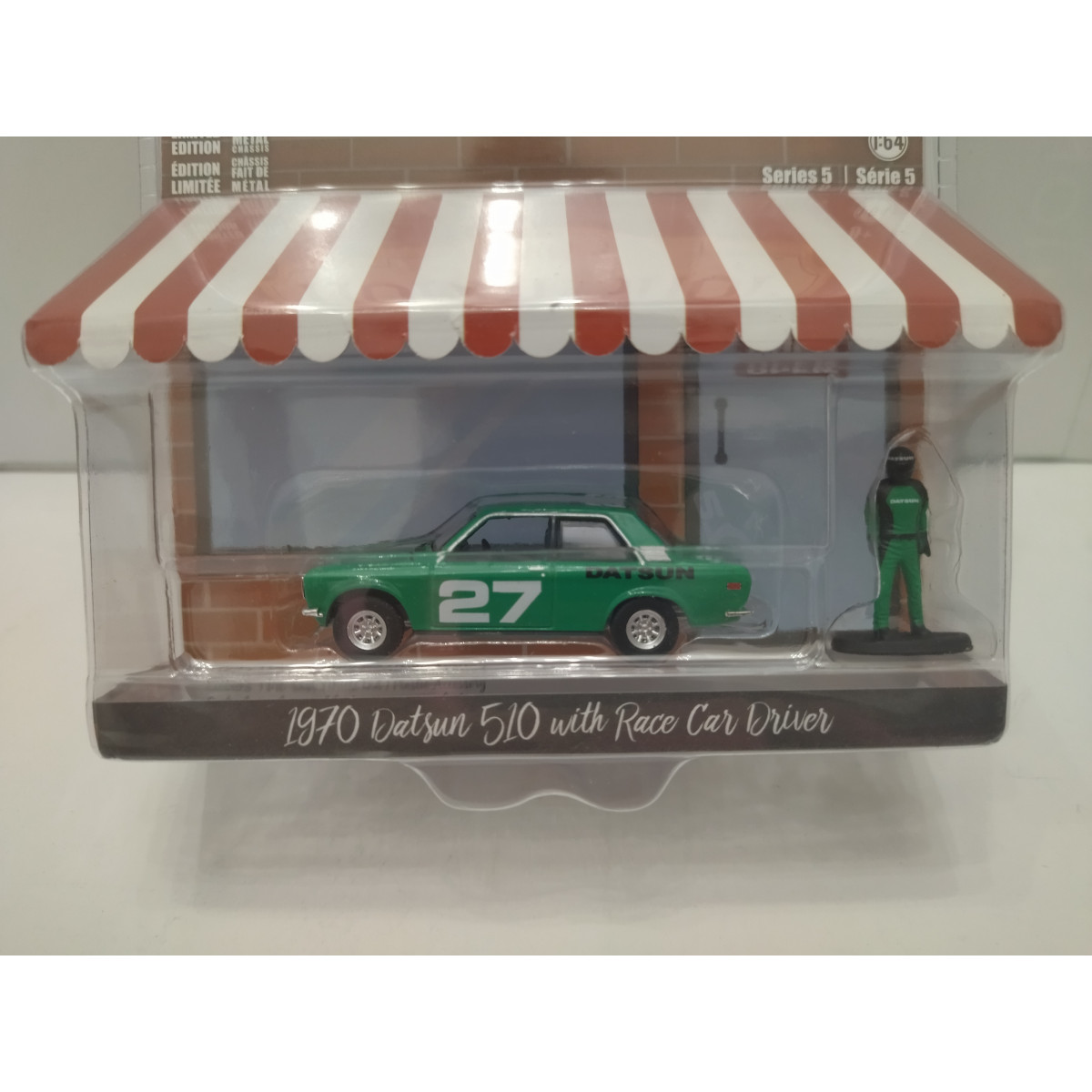 DATSUN 510 1970 GREEN n27 W/RACER CAR DRIVER HOBBY SHOP 1:64 GREENLIGHT ...