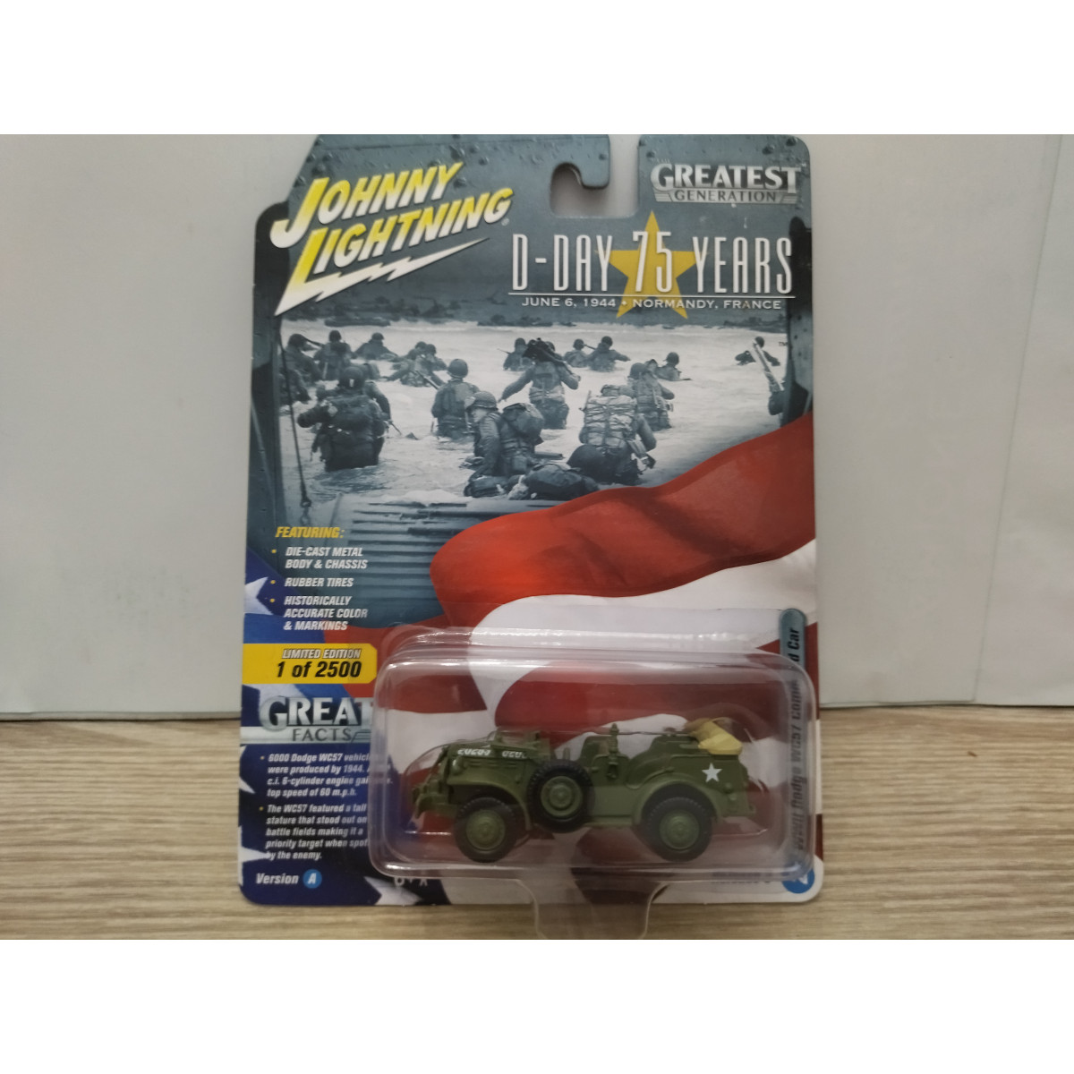 DODGE WC57 COMMAND CAR WW II D-DAY 75 YEARS 1:64 JOHNNY LIGHTNING - BCN STOCK CARS