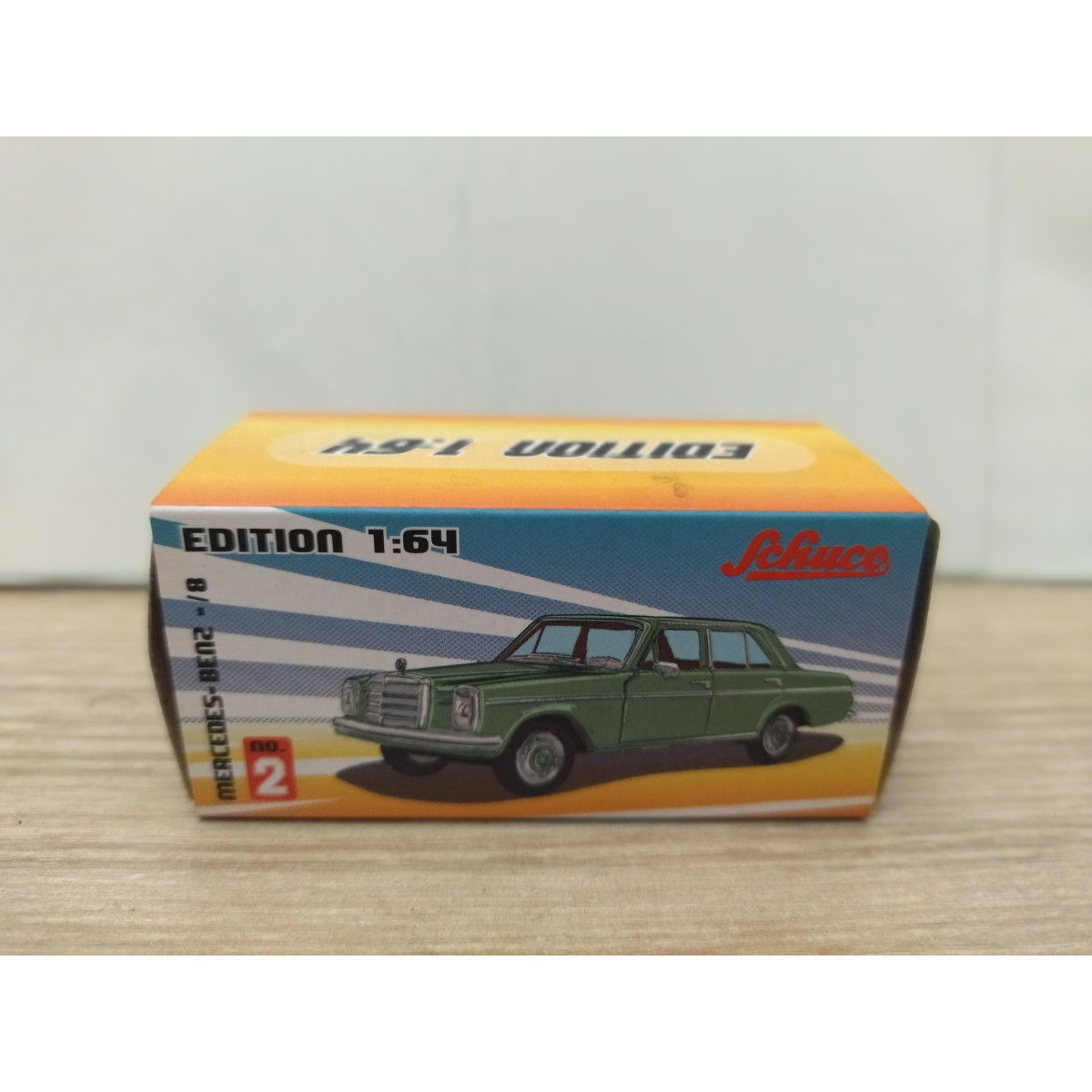 MERCEDES-BENZ W115 200/8 1968 GREEN 1:64 SCHUCO - BCN STOCK CARS