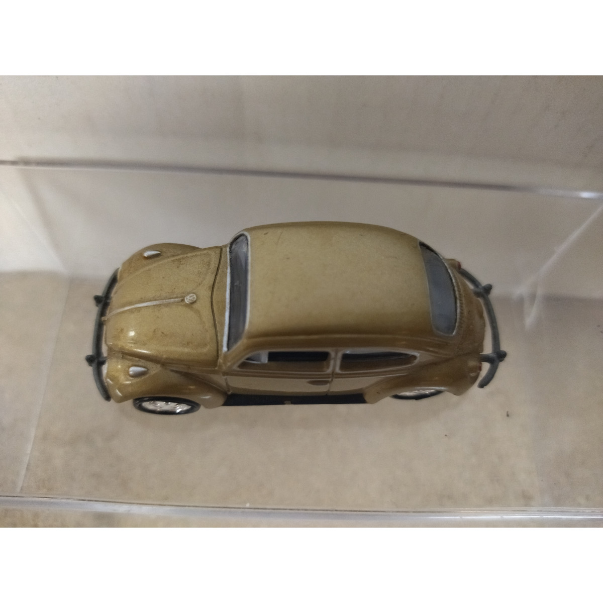VOLKSWAGEN BEETLE GOLD apx 1:64 JOHNNY LIGHTNING NO BOX - BCN STOCK CARS