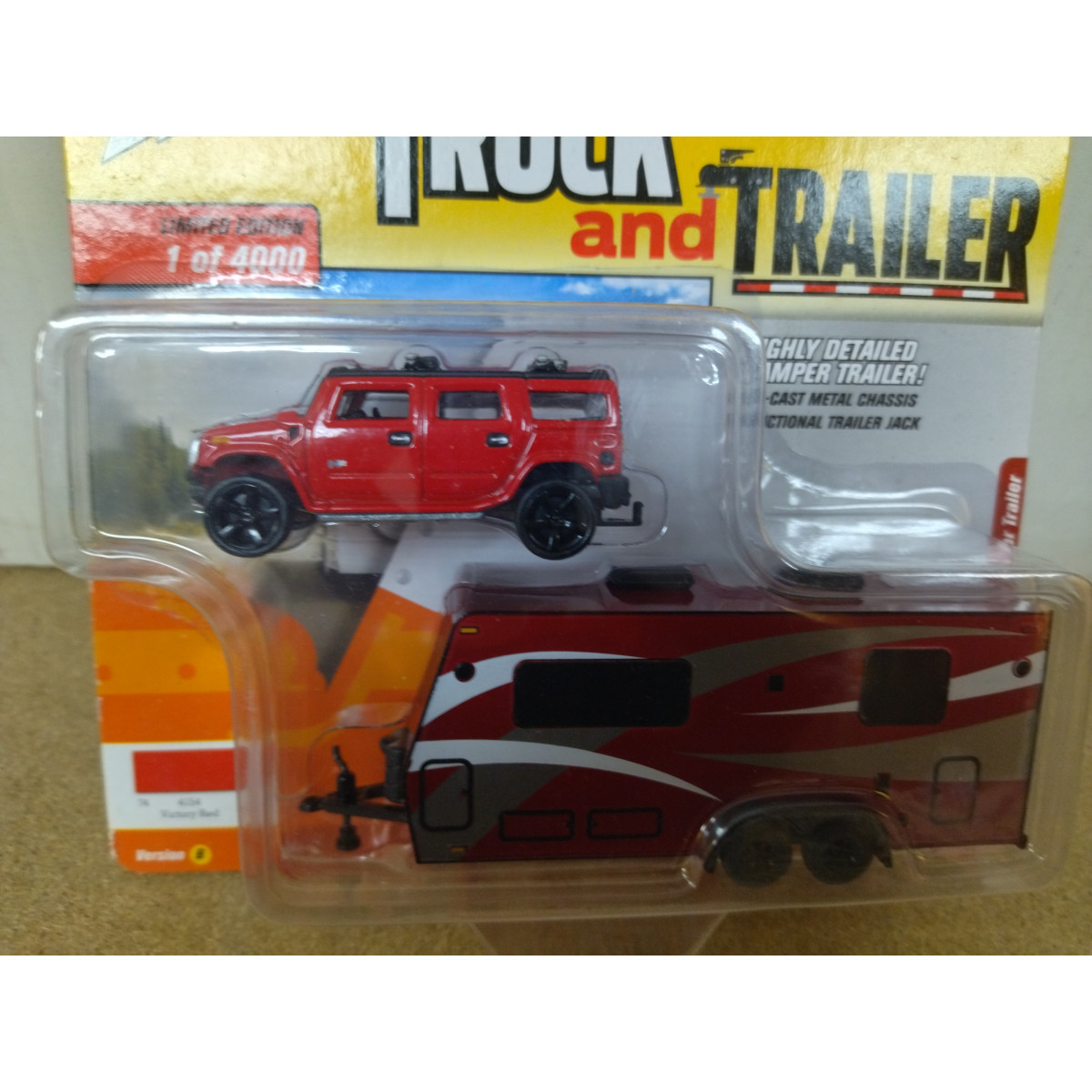 HUMMER H2 2004 RED + CAMPER TRAILER 1:64 JOHNNY LIGHTNING - BCN STOCK CARS