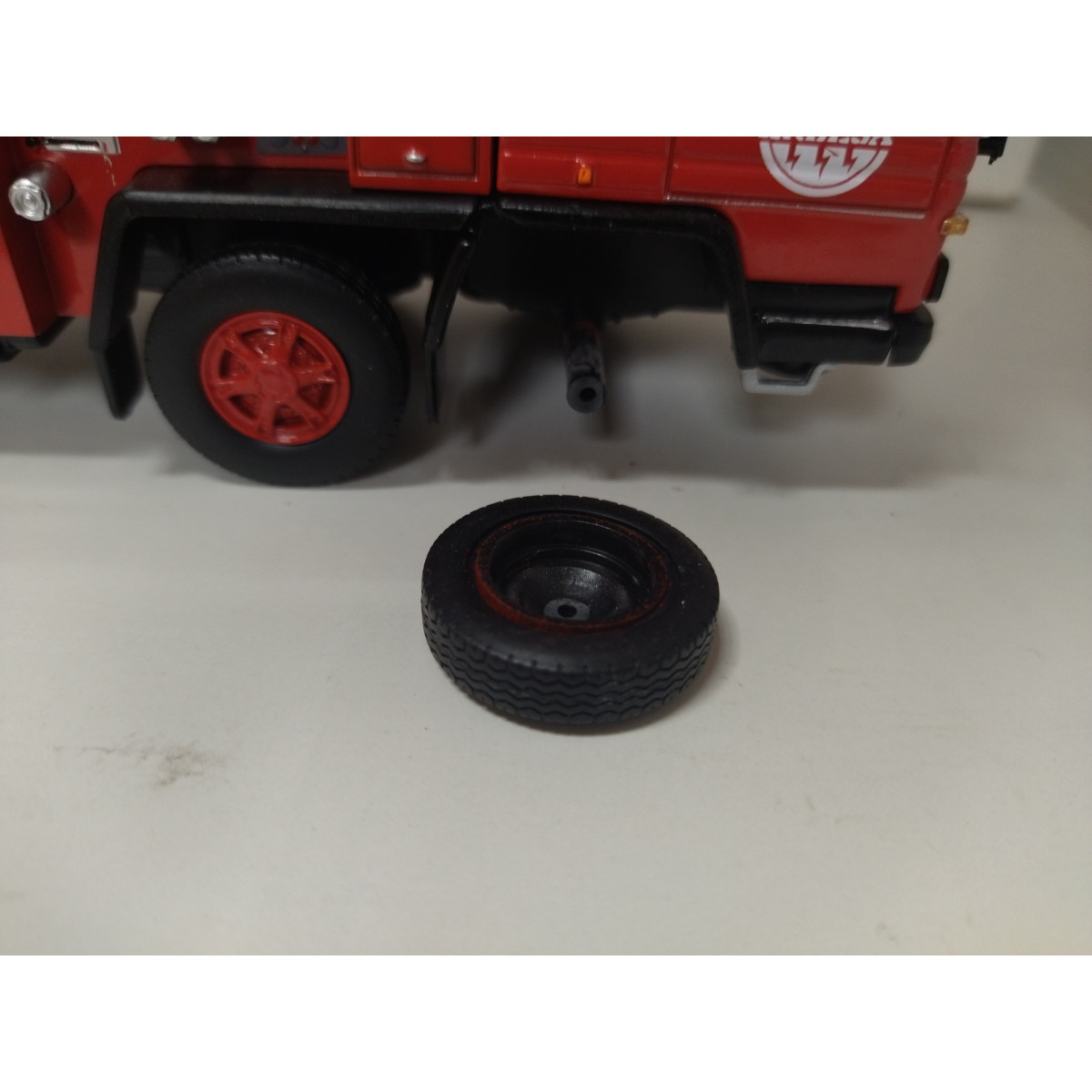 PEGASO 1183/70 1980 ENDESA FIRE/POMPIERS/BOMBEROS 1:43 SALVAT IXO ...