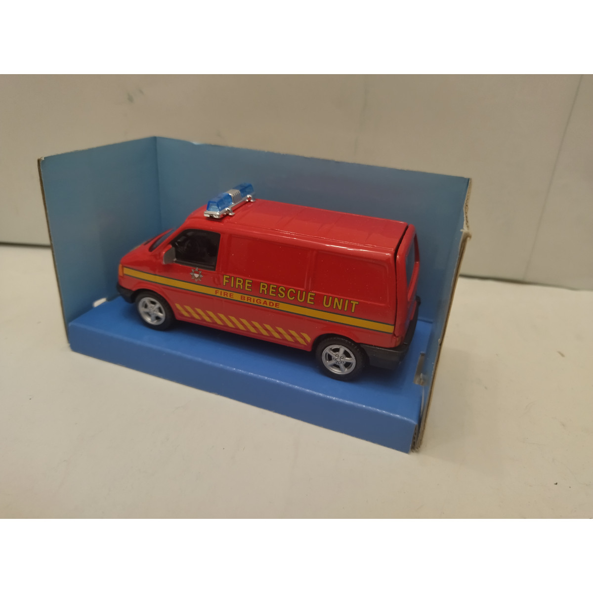 VOLKSWAGEN T4 FIRE RESCUE UNIT FIRE/POMPIERS/BOMBEROS 1:43 CARARAMA ...