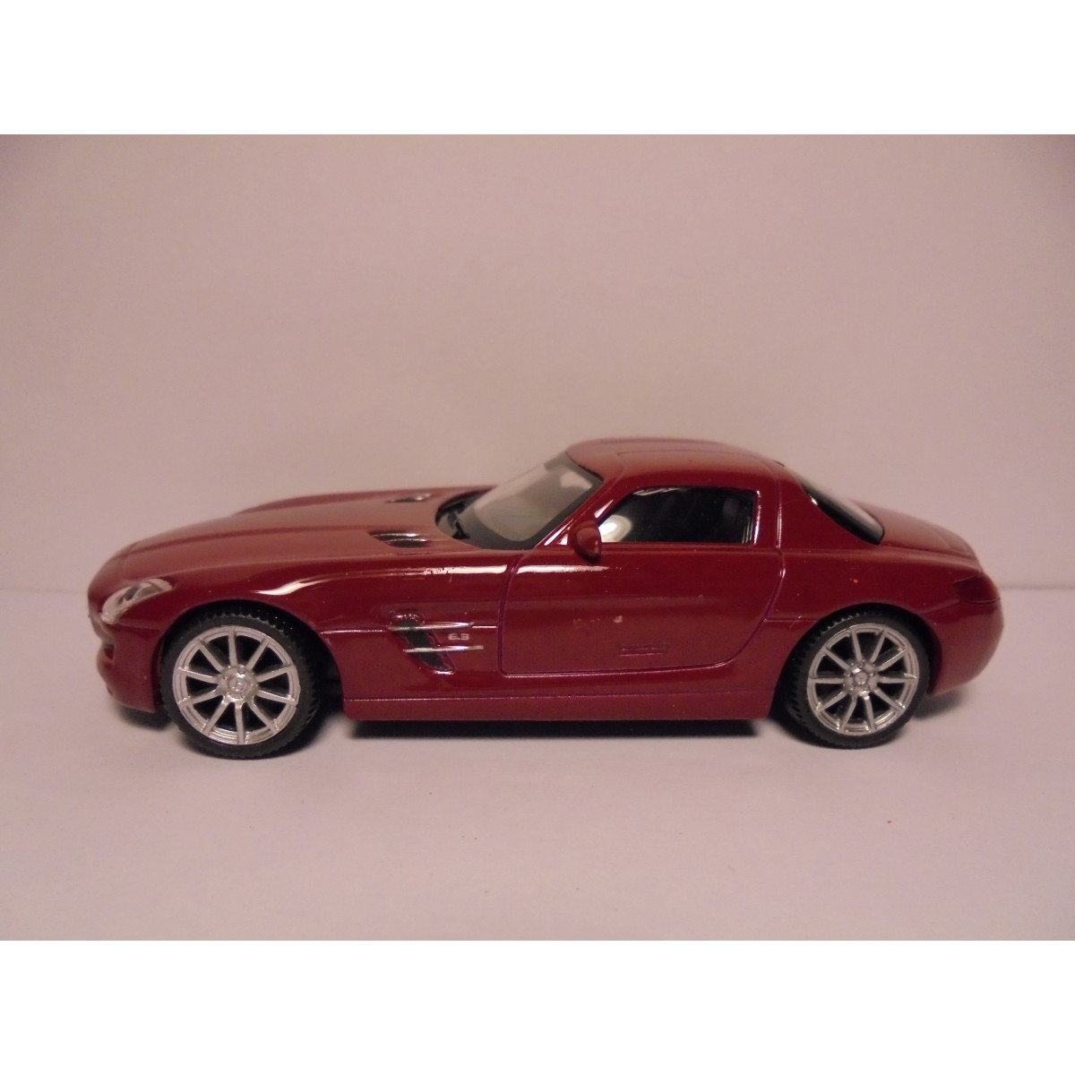 MERCEDES-BENZ SLS AMG DARK RED 1:43 WELLY - BCN STOCK CARS