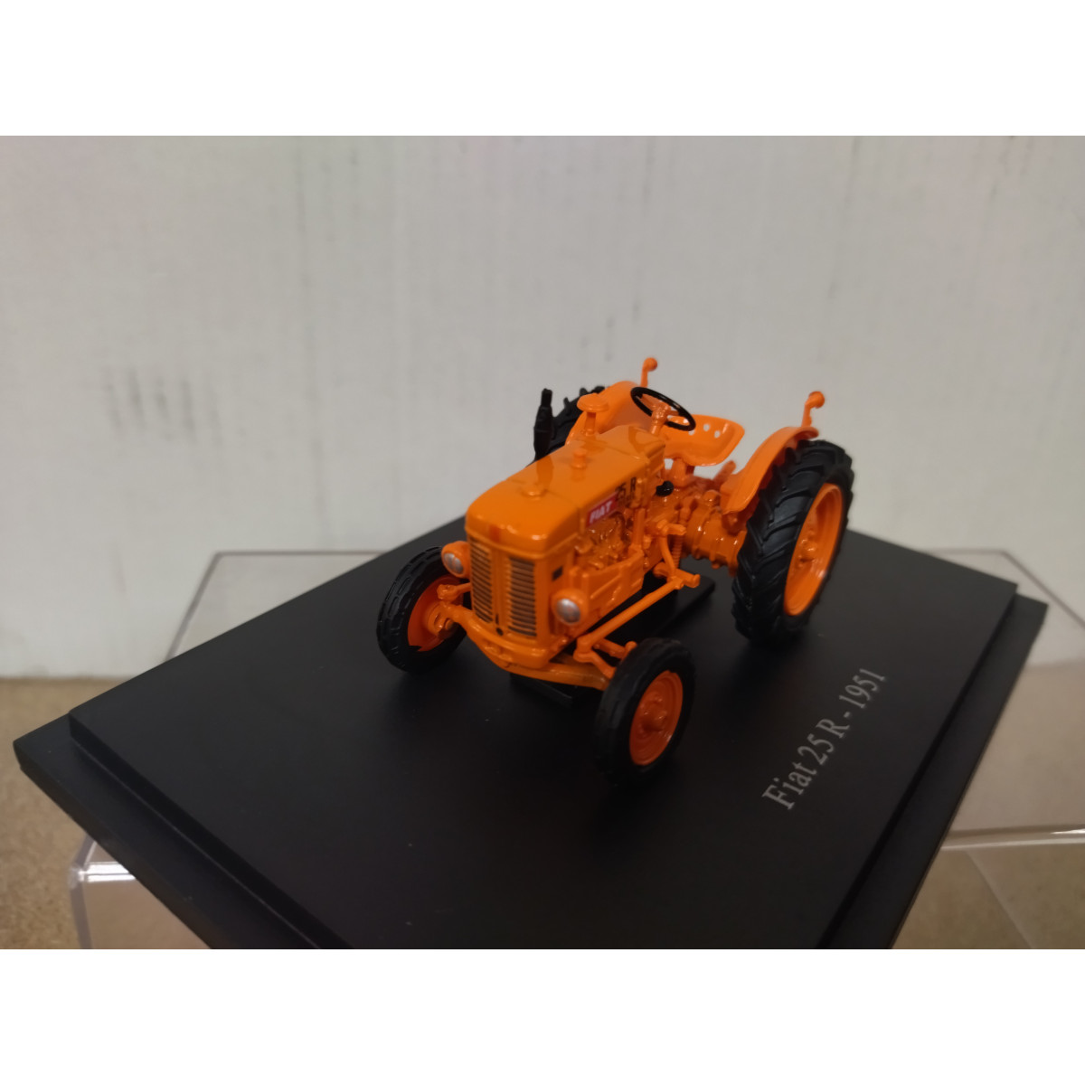 FIAT 25 R 1951 TRACTOR FARM 1:43 HACHETTE UH - BCN STOCK CARS