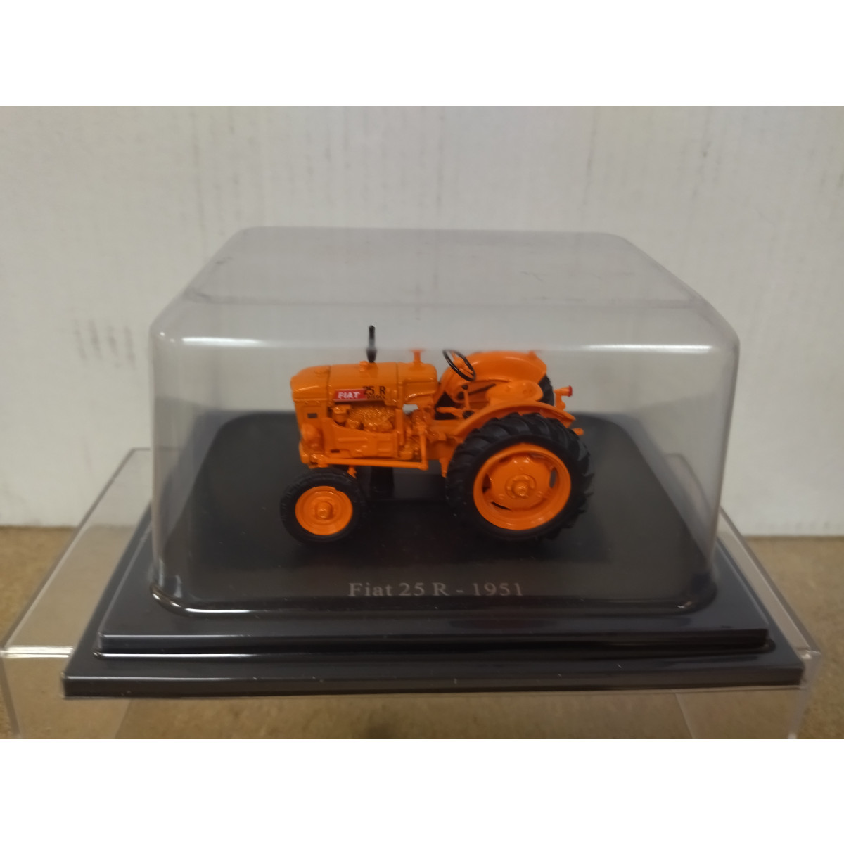 FIAT 25 R 1951 TRACTOR FARM 1:43 HACHETTE UH - BCN STOCK CARS