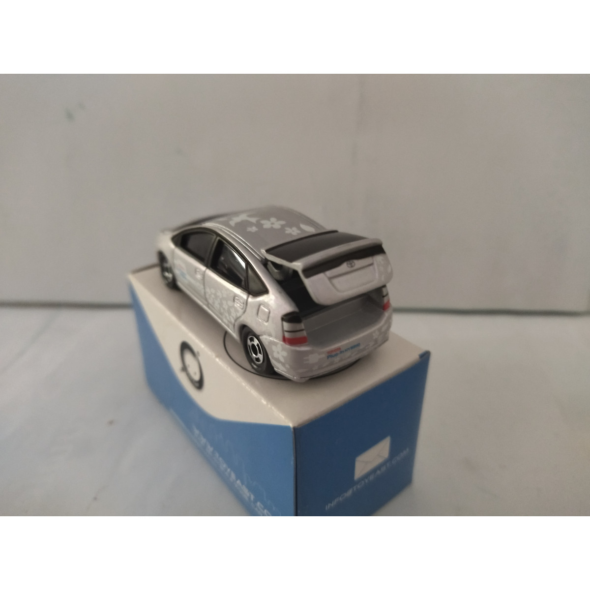 TOYOTA PRIUS PLUG-IN HYBRID 1:60/apx 1:64 TOMICA 106 TOY EAST - BCN ...