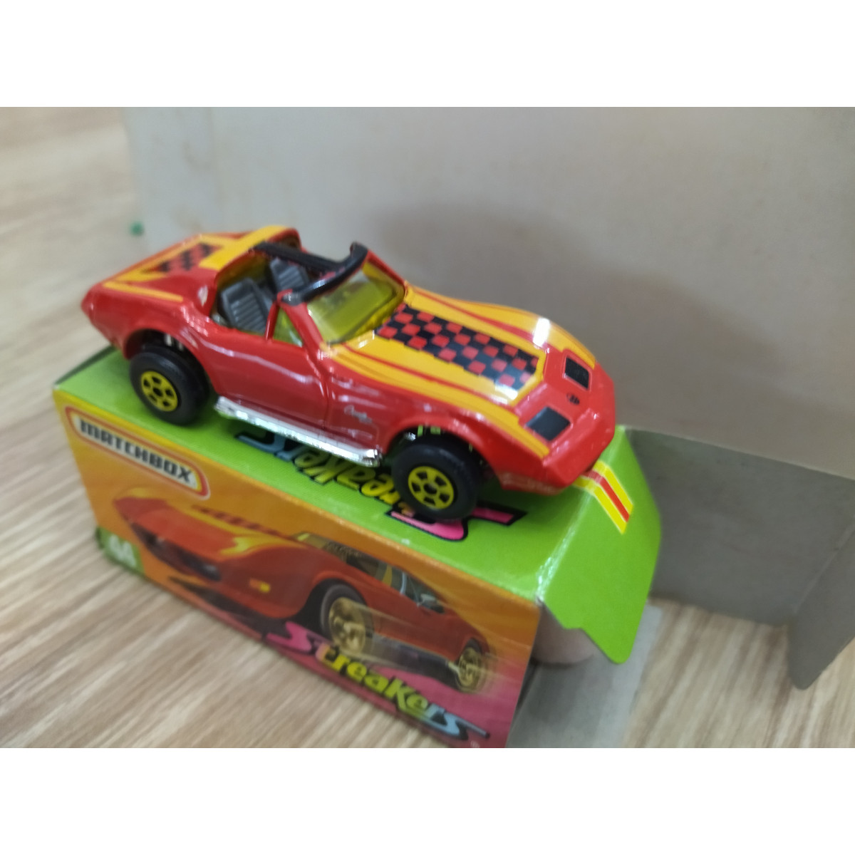 CHEVROLET CORVETTE C3 STREAKERS 44 1:64 MATCHBOX W/BOX - BCN STOCK CARS