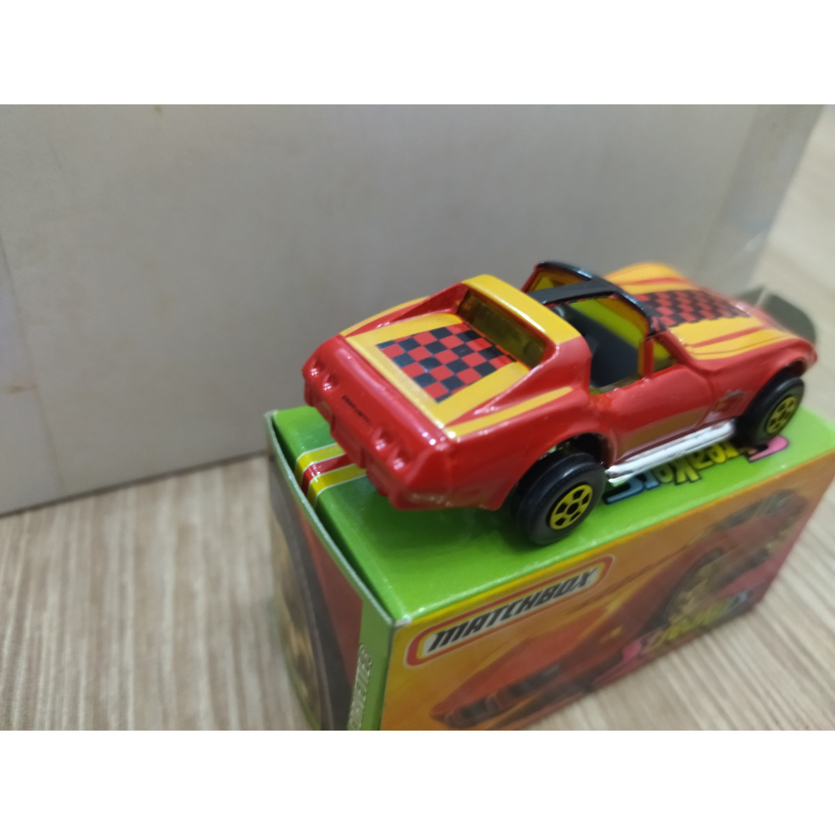 CHEVROLET CORVETTE C3 STREAKERS 44 1:64 MATCHBOX W/BOX - BCN STOCK CARS