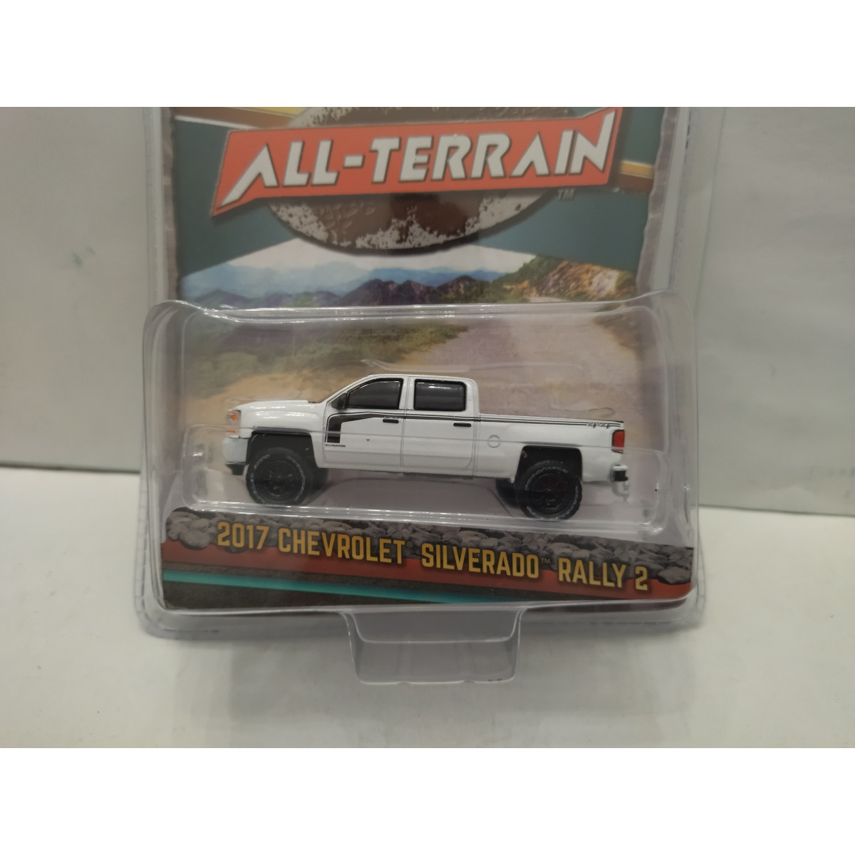 CHEVROLET SILVERADO 2017 RALLY 2 WHITE ALL-TERRAIN 1:64 GREENLIGHT ...