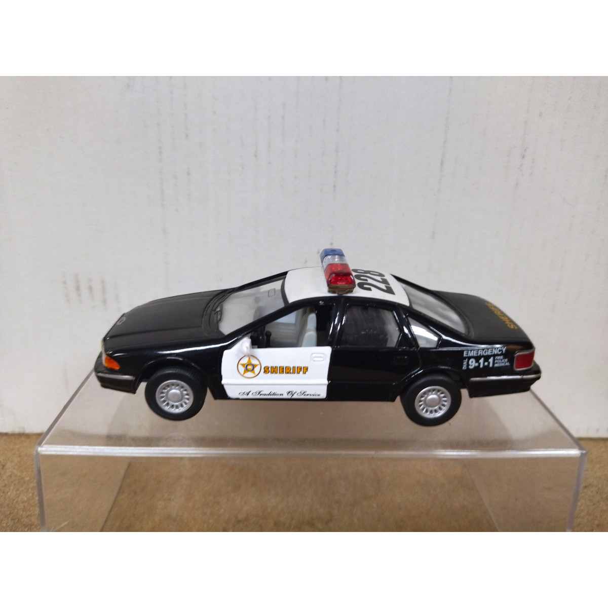 CHEVROLET CAPRICE USA POLICE SHERIFF CAR 228 1:43 KINSMART NO BOX - BCN ...