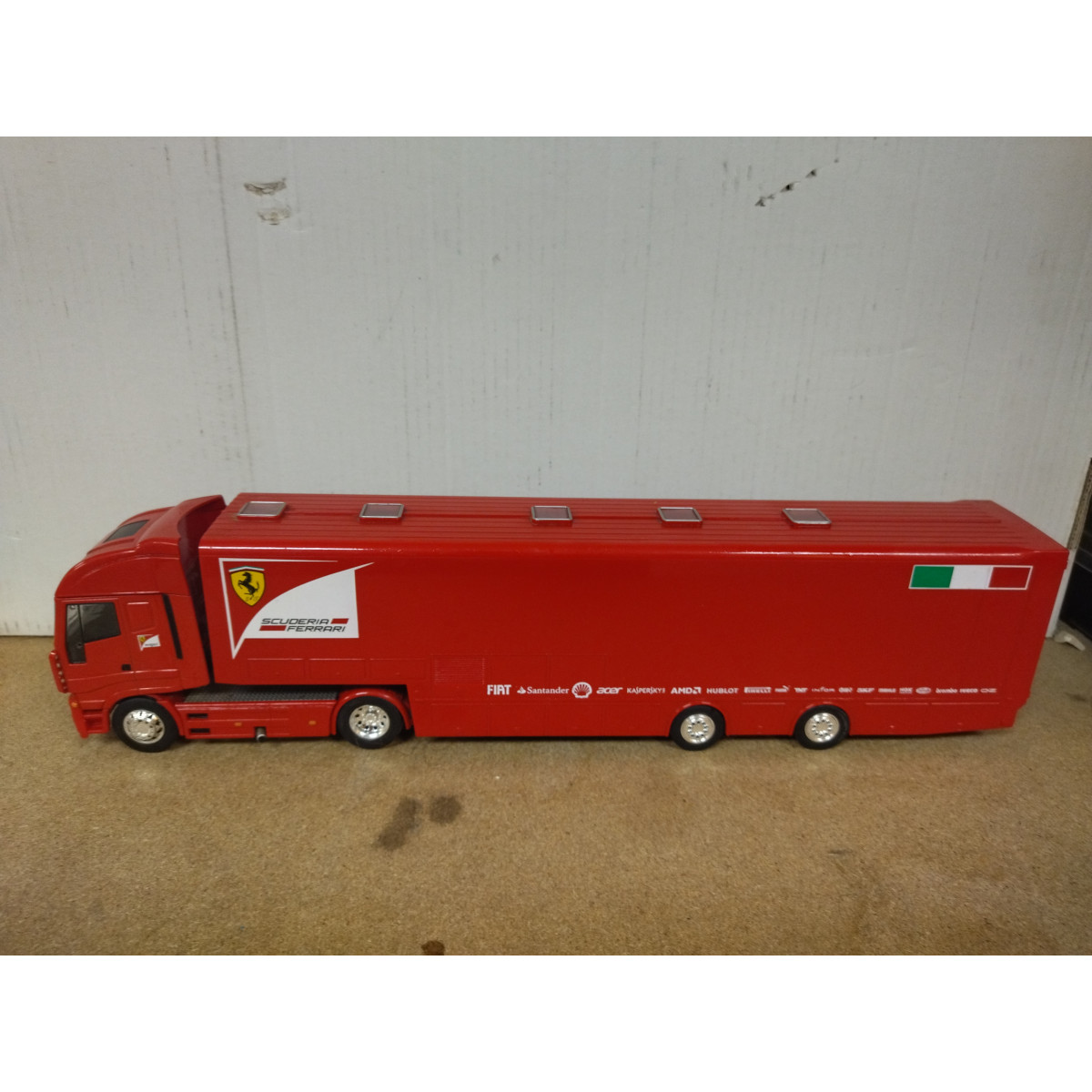 IVECO STRALIS SCUDERIA FERRARI CAMION/TRUCK 1:43 ALTAYA IXO DEFECT ...