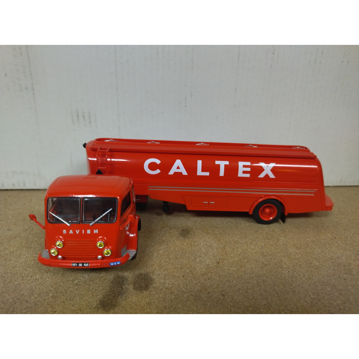 SAVIEM TANCARVILLE 1959-67 CALTEX CAMION/TRUCK/TRAILER 1:43 ALTAYA IXO ...