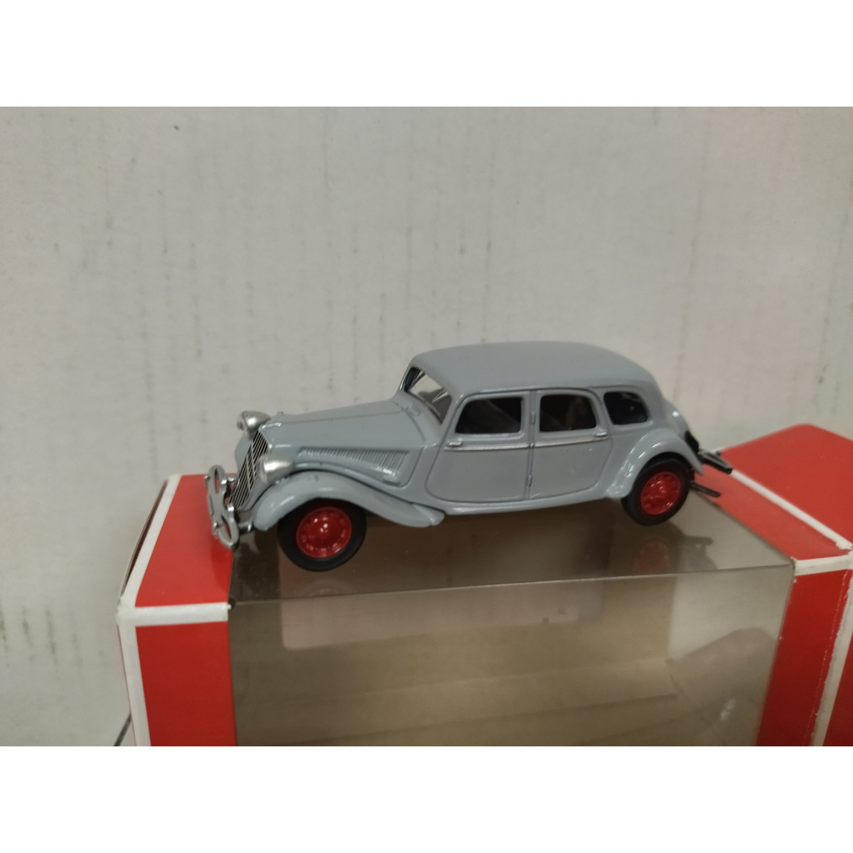 CITROEN TRACTION 1939 GRIS & ROUGE ROUES BOX NOREV apx 1:64 NOREV 3 ...