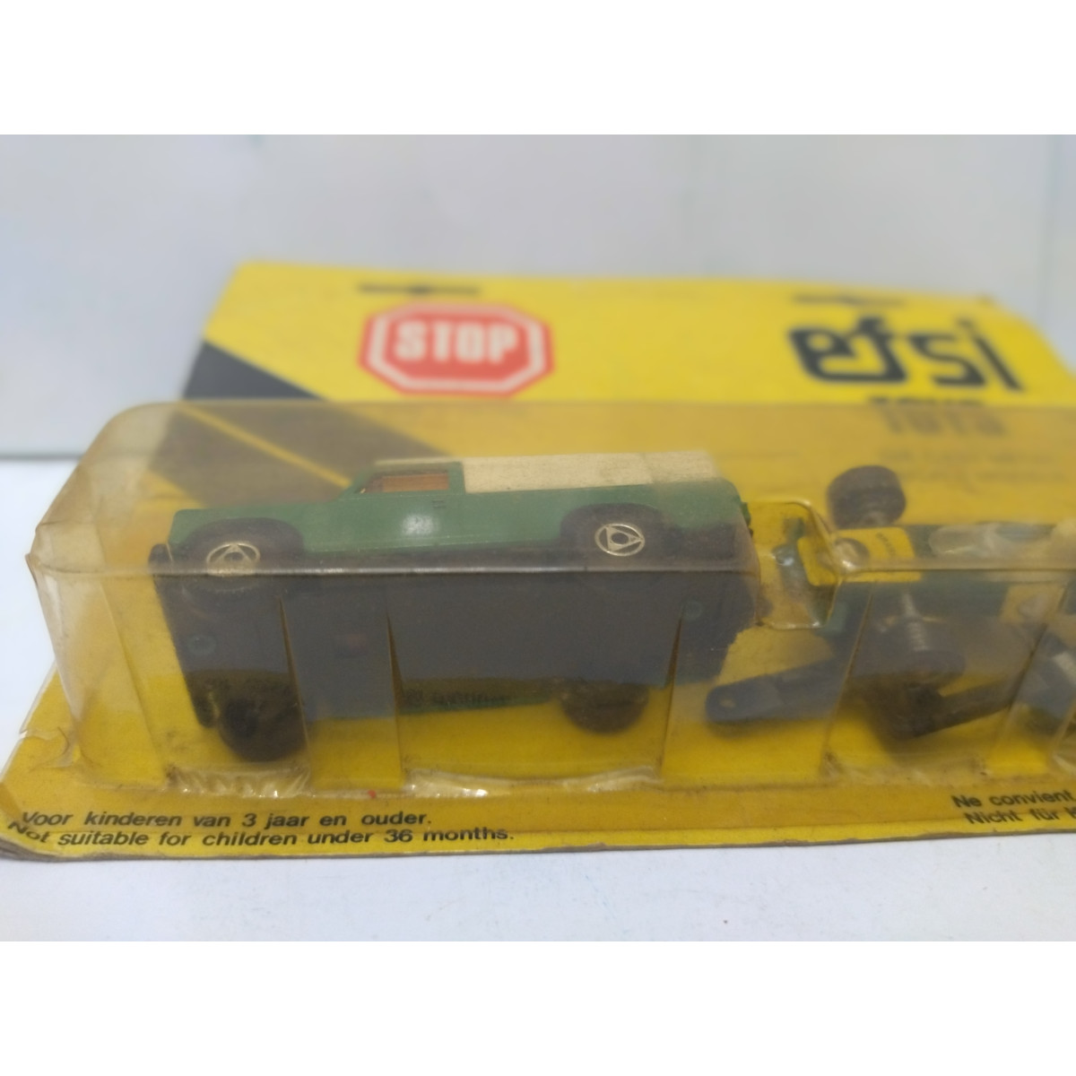 LAND ROVER 109 PICKUP + TRAILER + FORMULA F1 1:63/ apx 1:64 EFSI ...