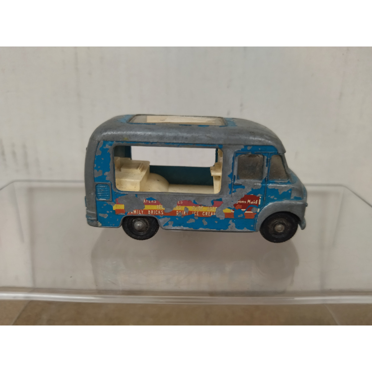 COMMER ICE CREAM TRUCK MOKO LESNEY 47 1:85/apx 1:64 MATCHBOX NO BOX ...