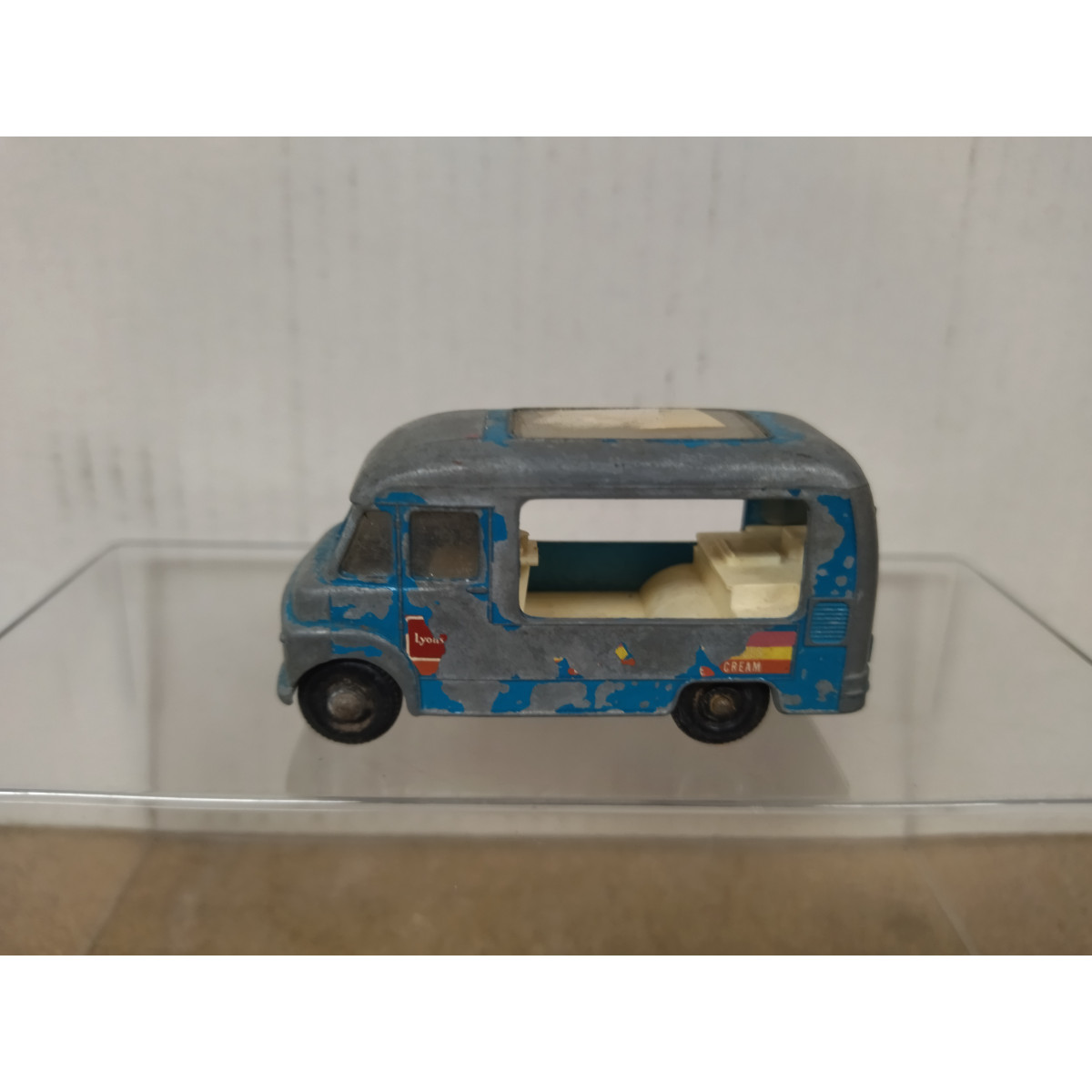 COMMER ICE CREAM TRUCK MOKO LESNEY 47 1:85/apx 1:64 MATCHBOX NO BOX ...