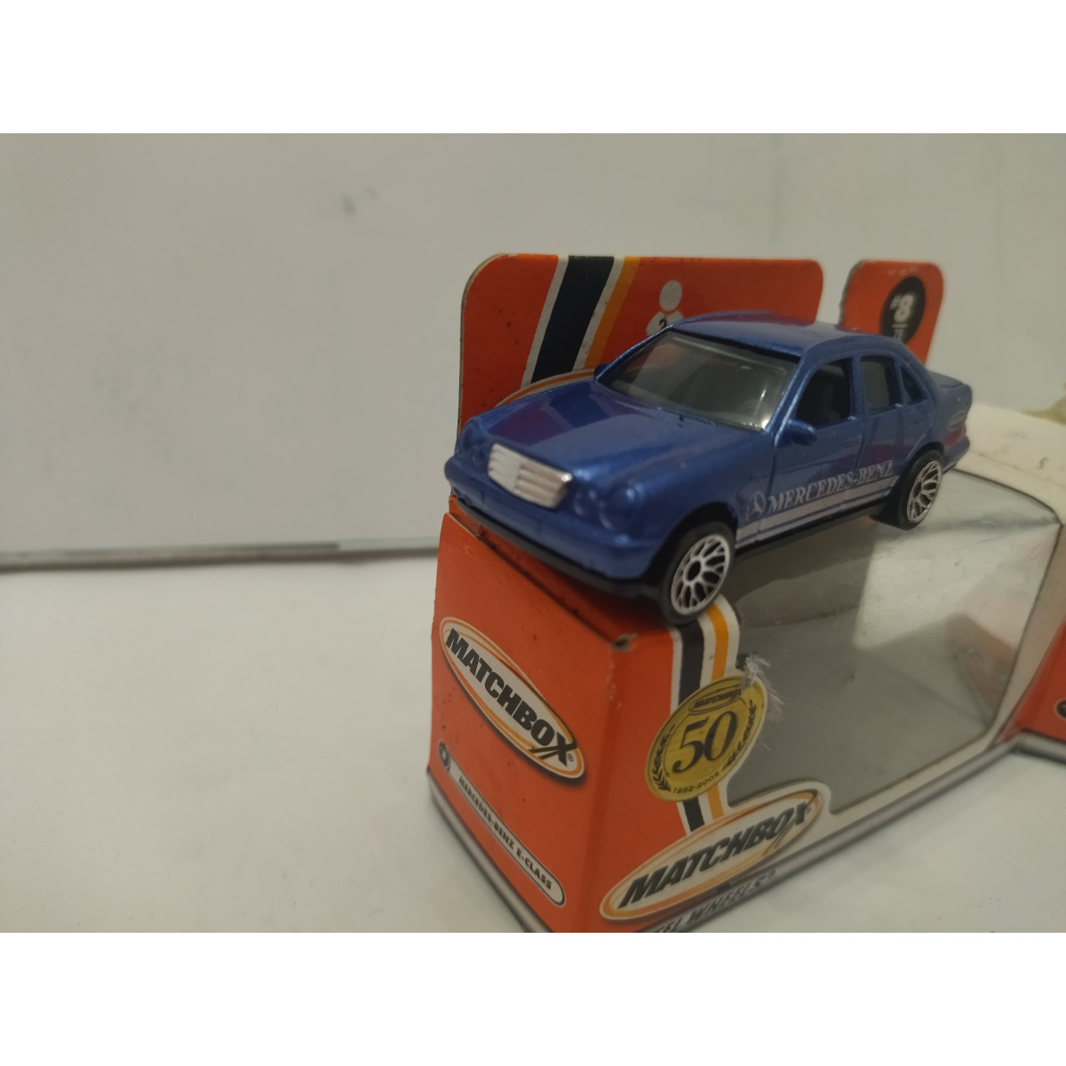 MERCEDES-BENZ E-CLASS/CLASE E BLUE 50 YEARS 8/75 1:69/apx 1:64 MATCHBOX ...