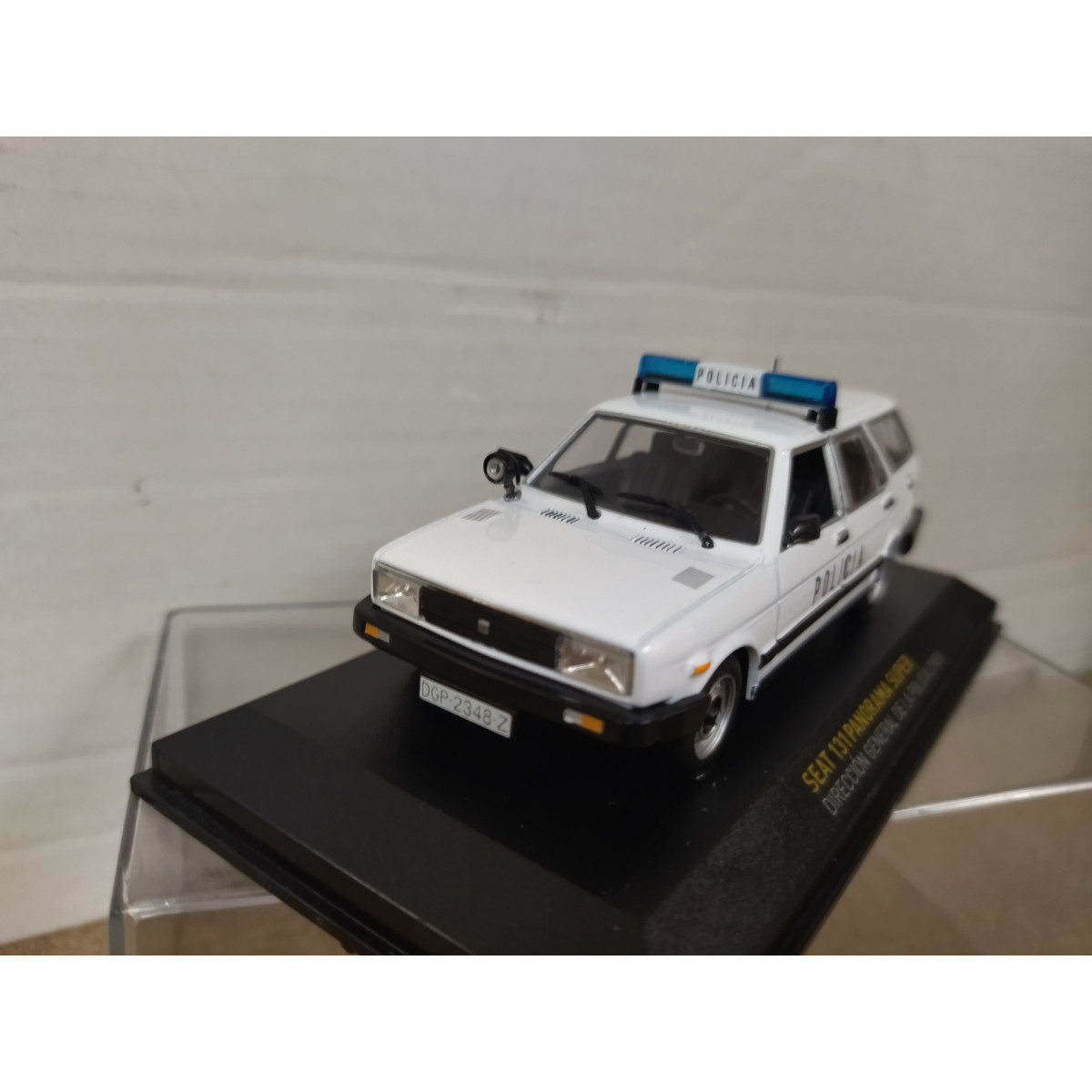 SEAT 131 PANORAMA/FAMILIAR 1981 DGP POLICIA 1:43 ALTAYA IXO - BCN STOCK ...