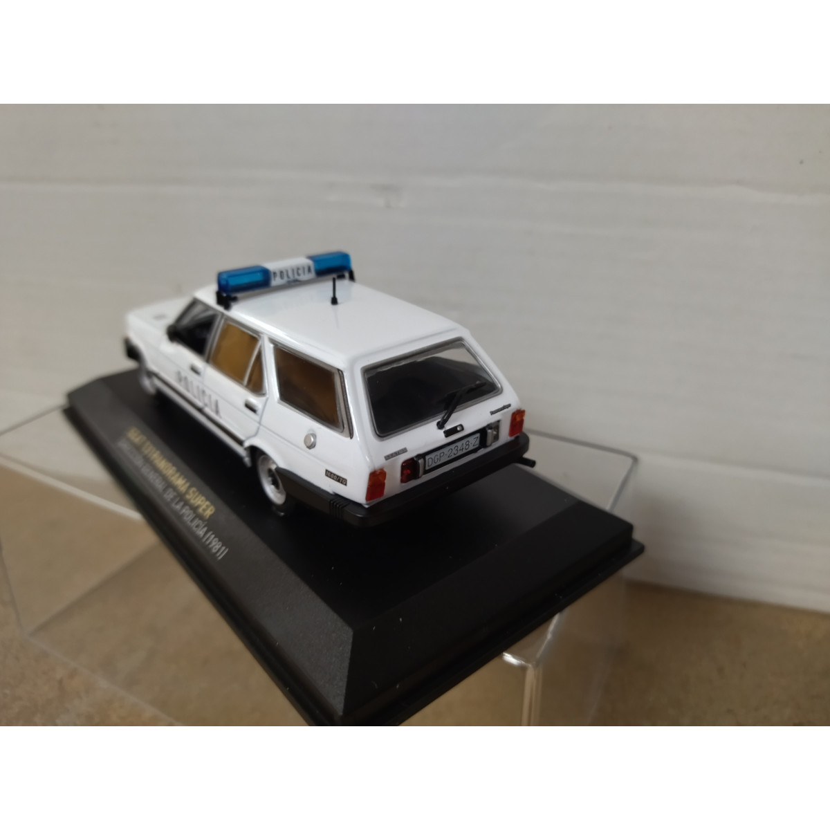 SEAT 131 PANORAMA/FAMILIAR 1981 DGP POLICIA 1:43 ALTAYA IXO - BCN STOCK ...