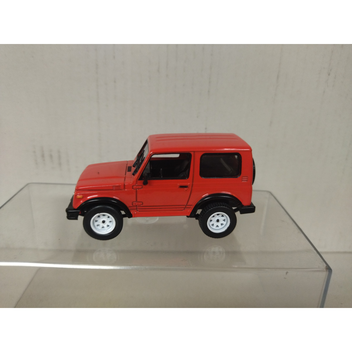 SUZUKI SJ410 1982 RED CARROS COLOMBIA 1:43 LUPPA IXO - BCN STOCK CARS
