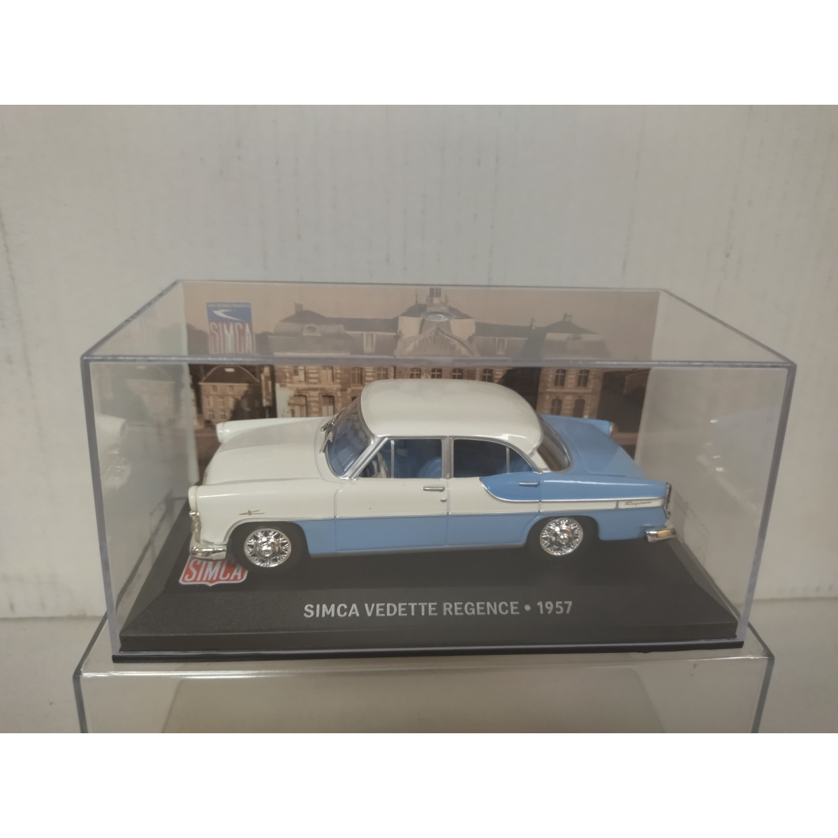 SIMCA VEDETTE REGENCE 1957 WHITE/BLUE BELLES SIMCA 1:43 ALTAYA IXO ...