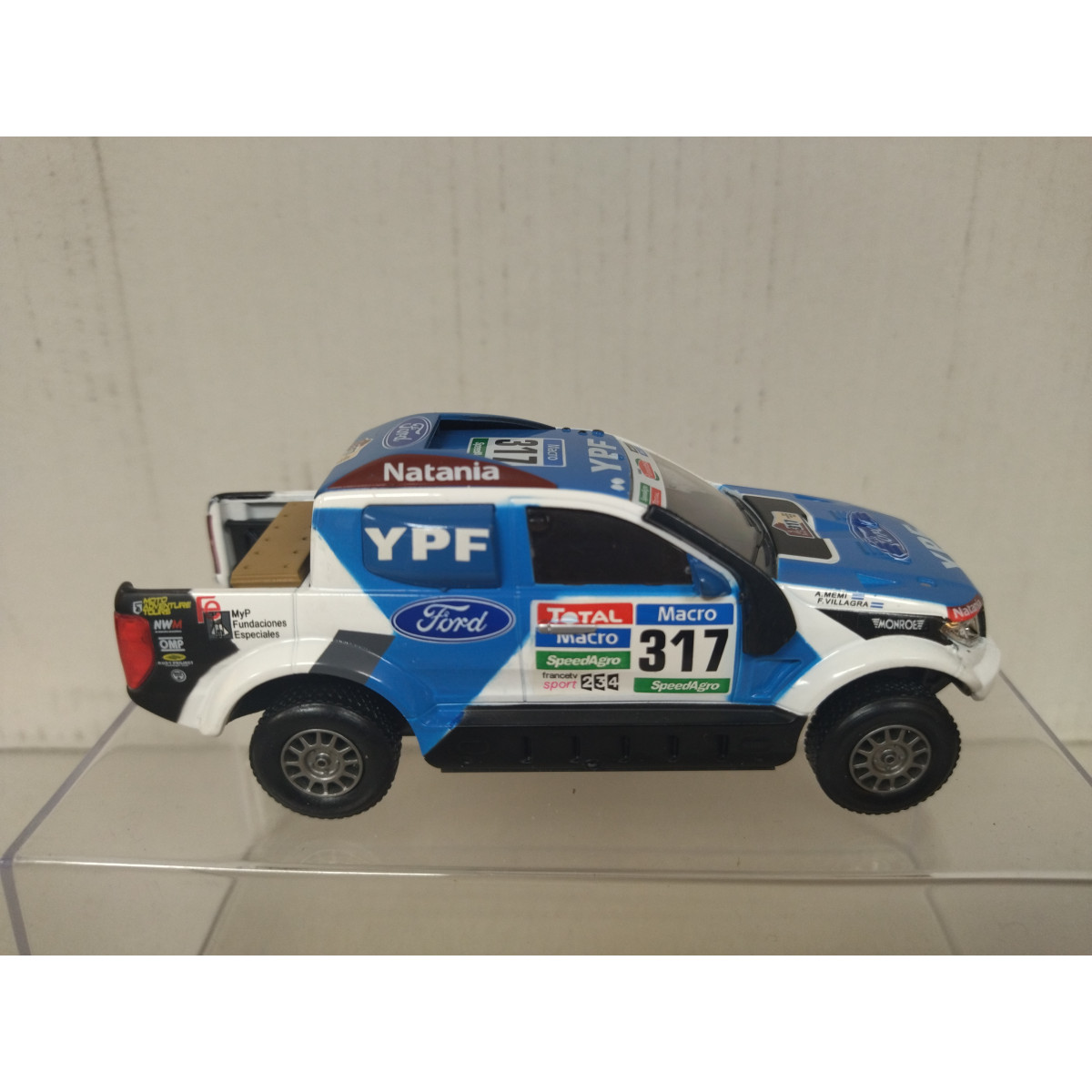 FORD RANGER RALLY RAID PARIS-DAKAR 2015 1:43 LUPA IXO - BCN STOCK CARS