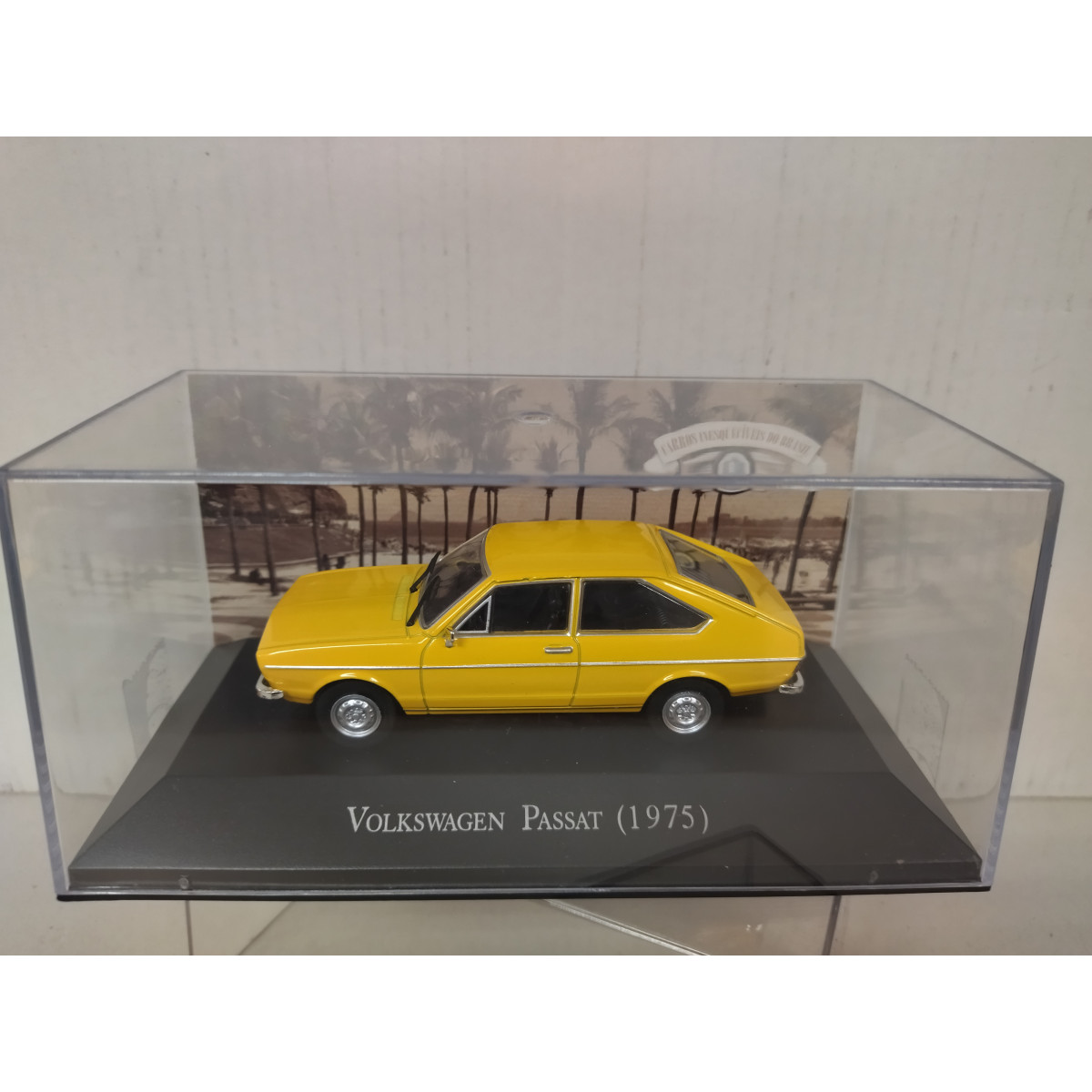 VOLKSWAGEN PASSAT 1975 YELLOW INESQUECIVEIS BRASIL 1:43 DeAGOSTINI IXO ...
