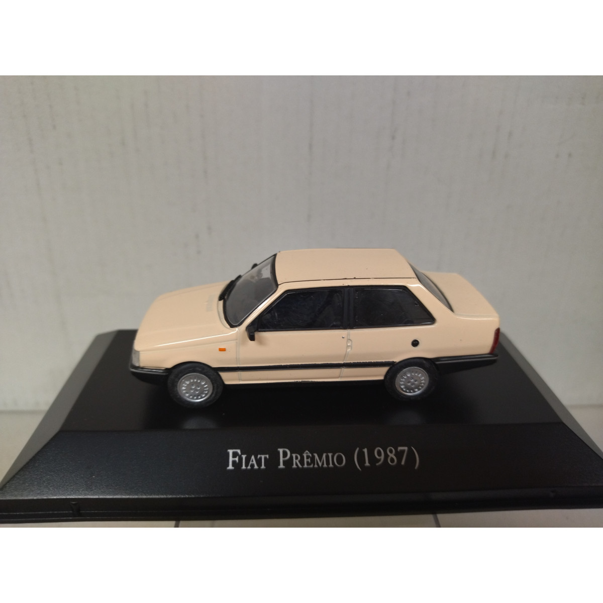 FIAT PREMIO 1987 INESQUECIVEIS BRASIL 1:43 DeAGOSTINI IXO - BCN STOCK CARS