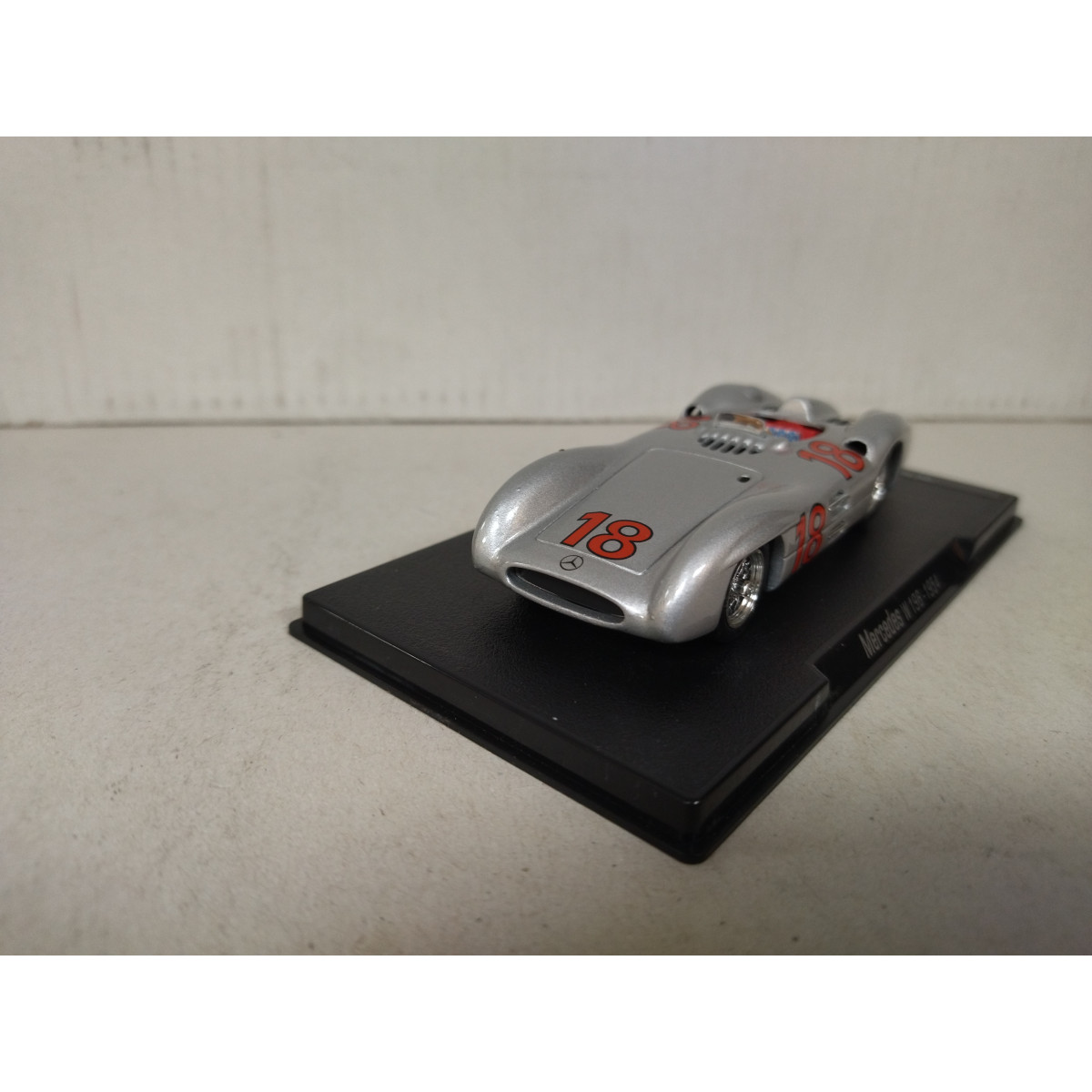 MERCEDES W196 1954 FORMULA F1 WIN J.M.FANGIO 1:43 RBA IXO - BCN STOCK CARS
