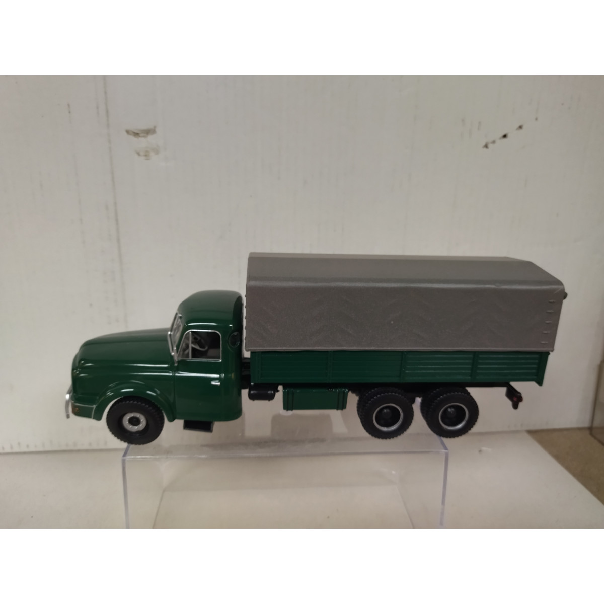 WILLEME LC610 1957 NEZ DE REQUIN GREEN CAMION/TRUCK 1:43 ALTAYA IXO ...