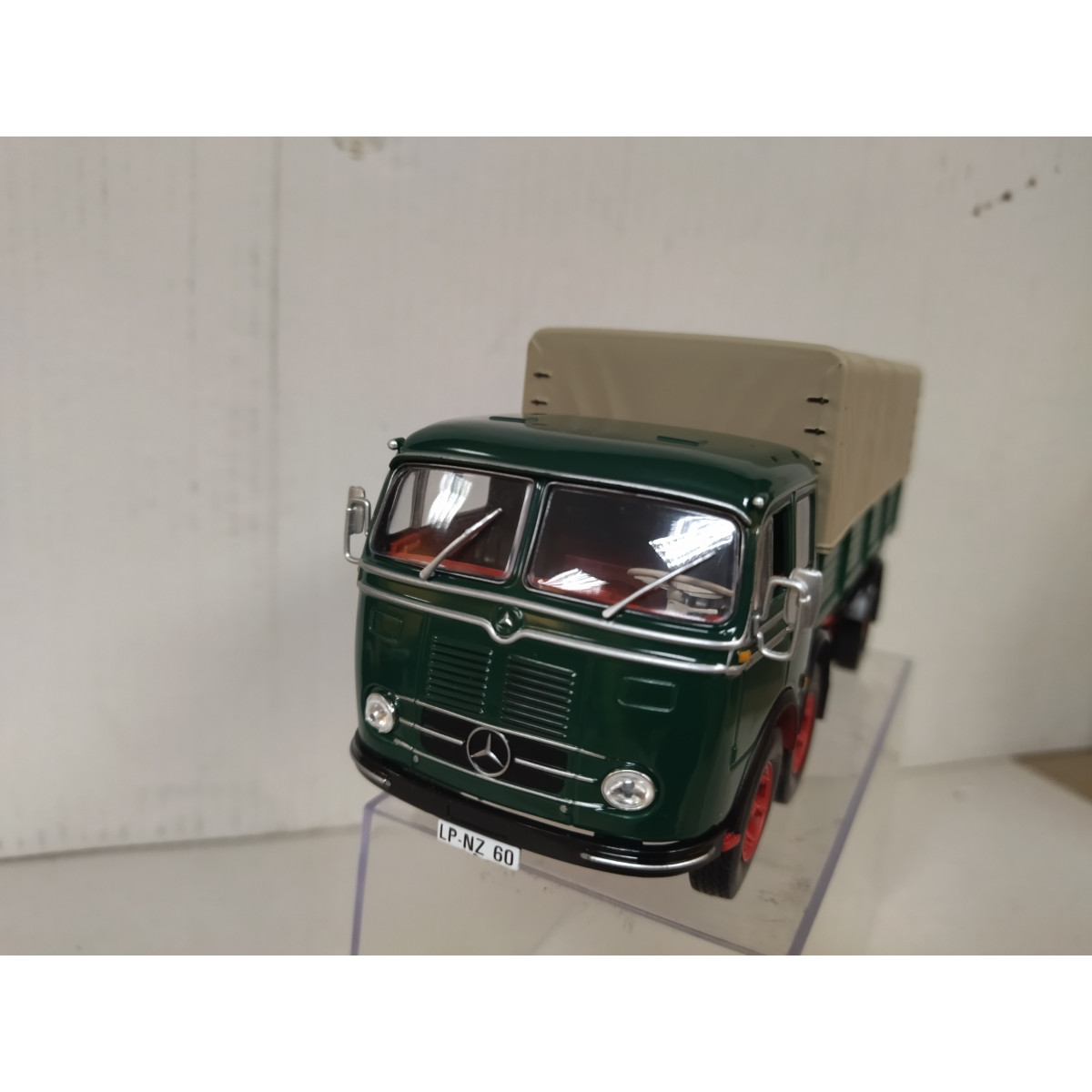 MERCEDES-BENZ LP333 GREEN 1:43 CAMION/TRUCK ALTAYA IXO - BCN STOCK CARS