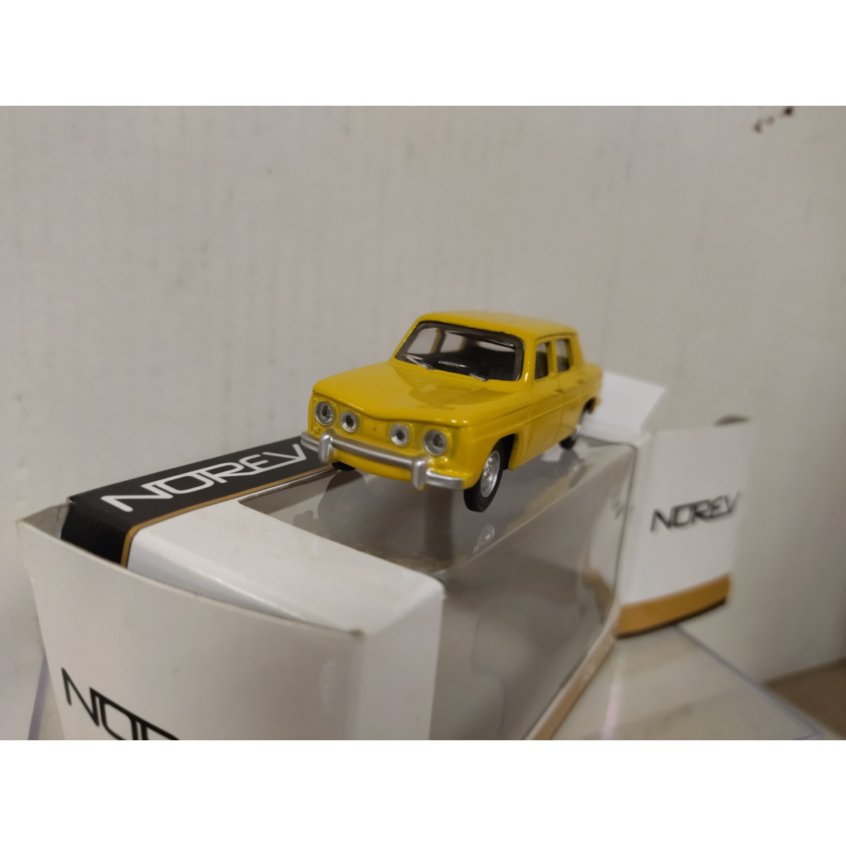 RENAULT 8 YELLOW BOX RETRO apx 1:64 NOREV 3 INCHES (7,5cm) - BCN STOCK CARS