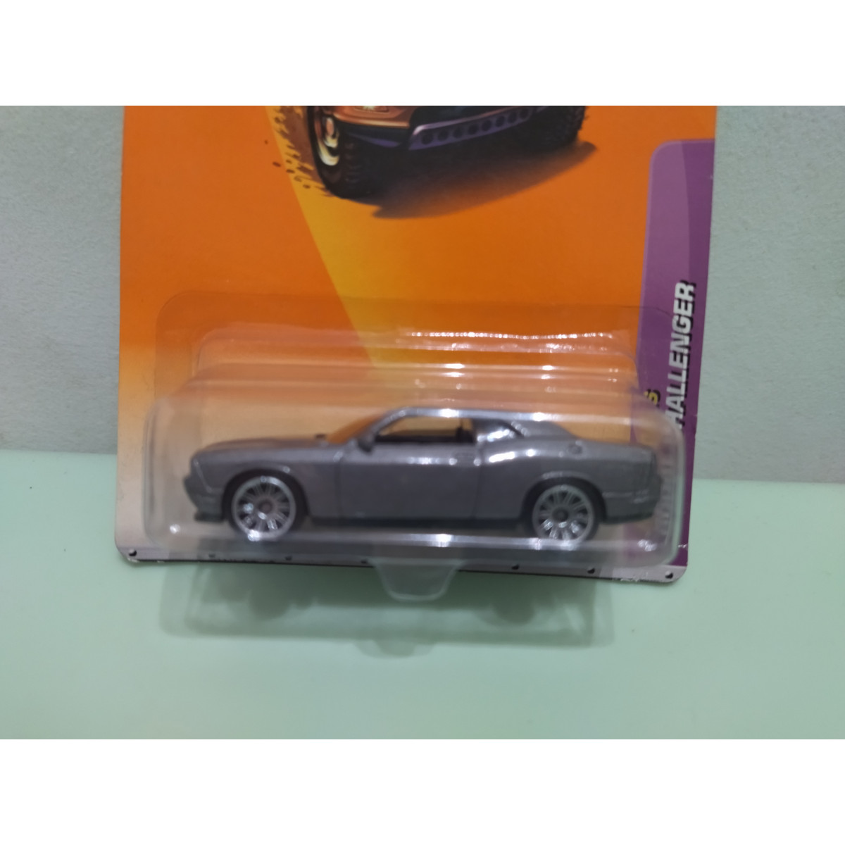 DODGE CHALLENGER GREY 1:64 MATCHBOX - BCN STOCK CARS