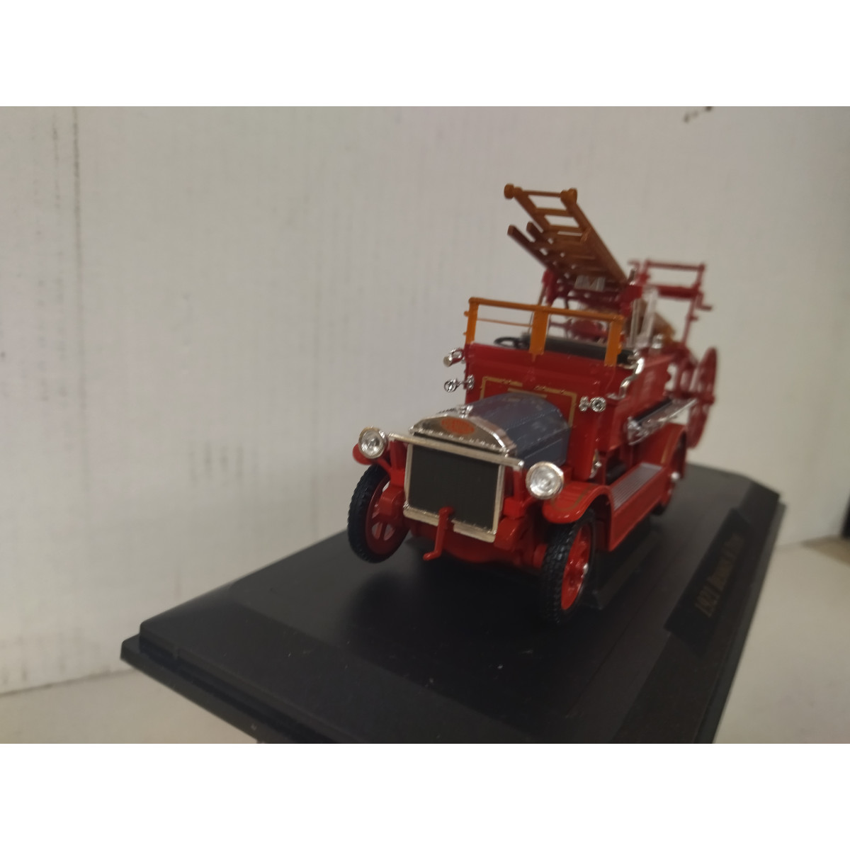 DENNIS N TYPE 1921 FIRE ENGINE 1:43 SIGNATURE YATMING - BCN STOCK CARS