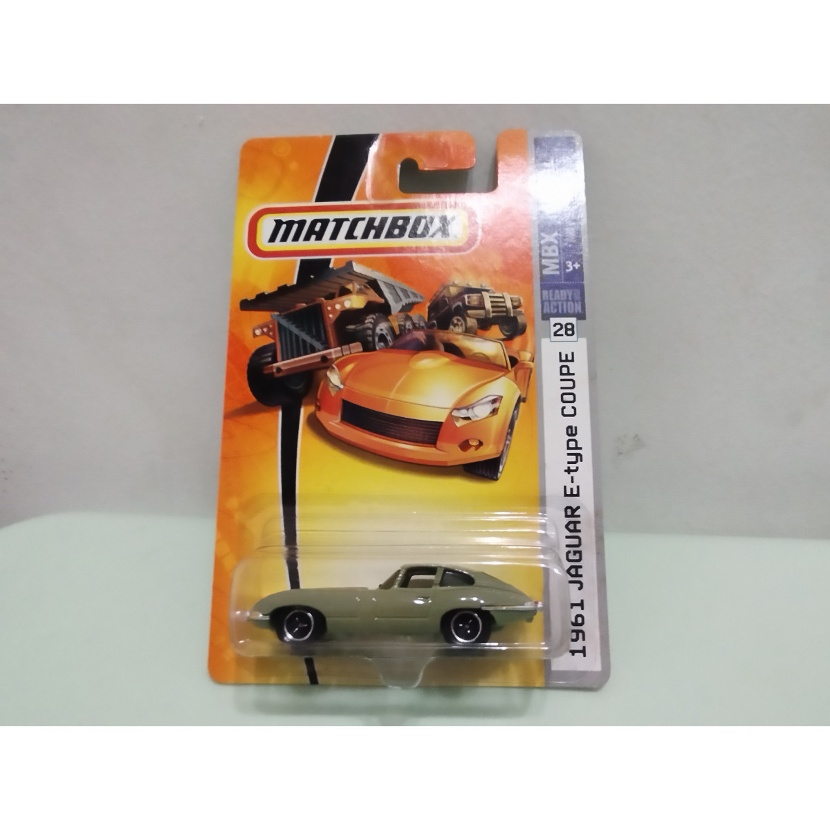 JAGUAR E-TYPE 1961 COUPE BLUE LIGHT MBX 28 1:64 MATCHBOX - BCN STOCK CARS