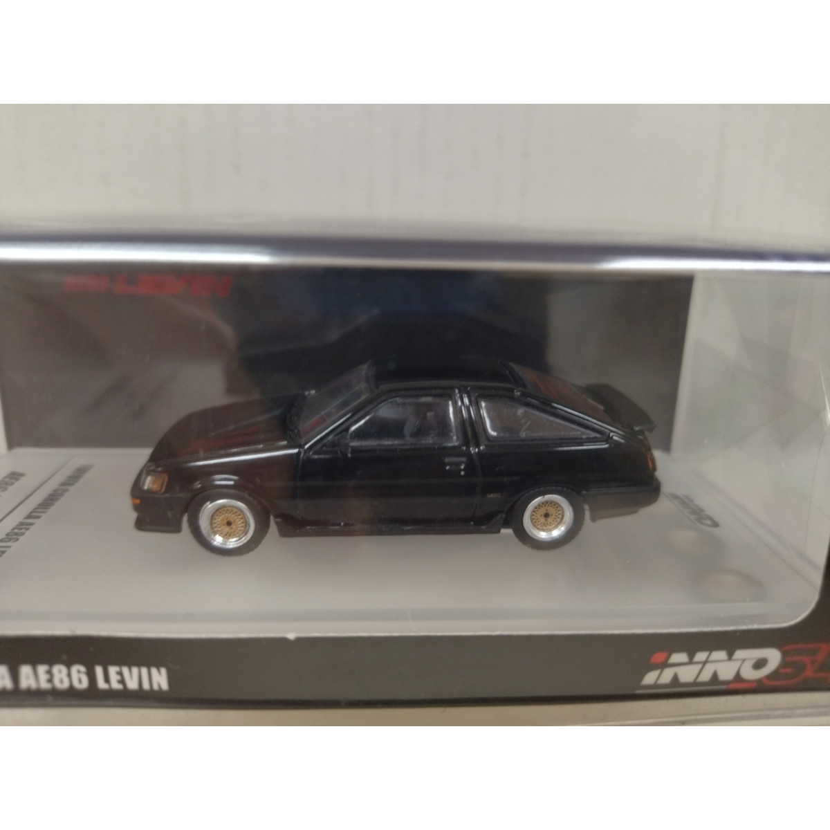 TOYOTA COROLLA AE86 LEVIN BLACK 1:64 INNO64 - BCN STOCK CARS