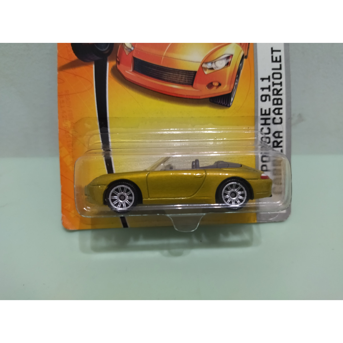 PORSCHE 911 CARRERA CABRIOLET GOLD MBX 10 1:64 MATCHBOX - BCN STOCK CARS