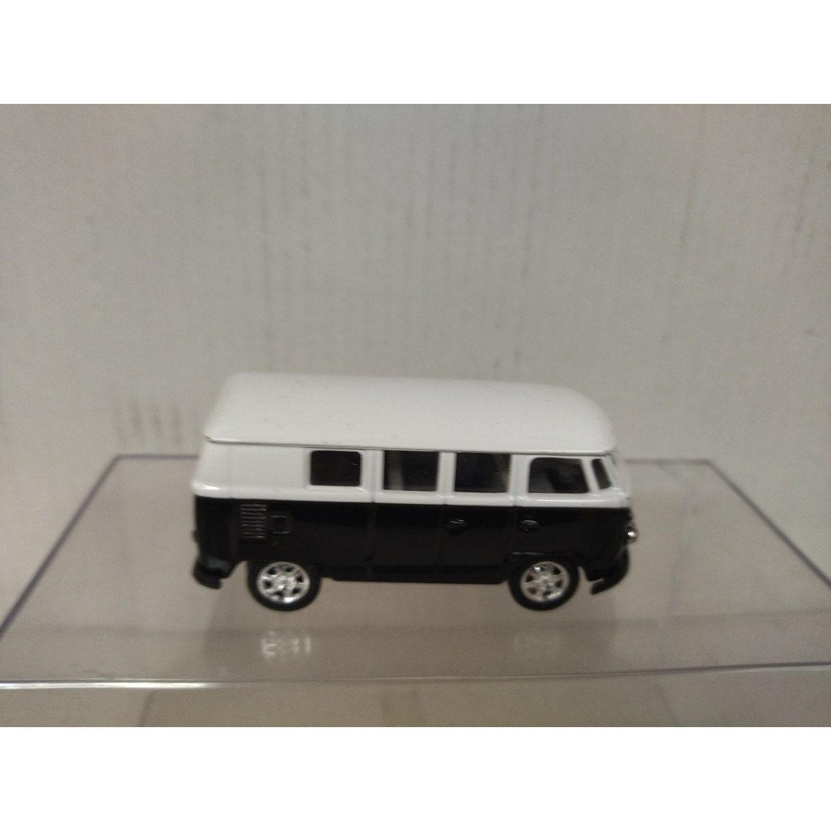 VOLKSWAGEN T1 1963 MICROBUS BLACK/WHITE apx 1:60 WELLY PULLBACK NO BOX ...