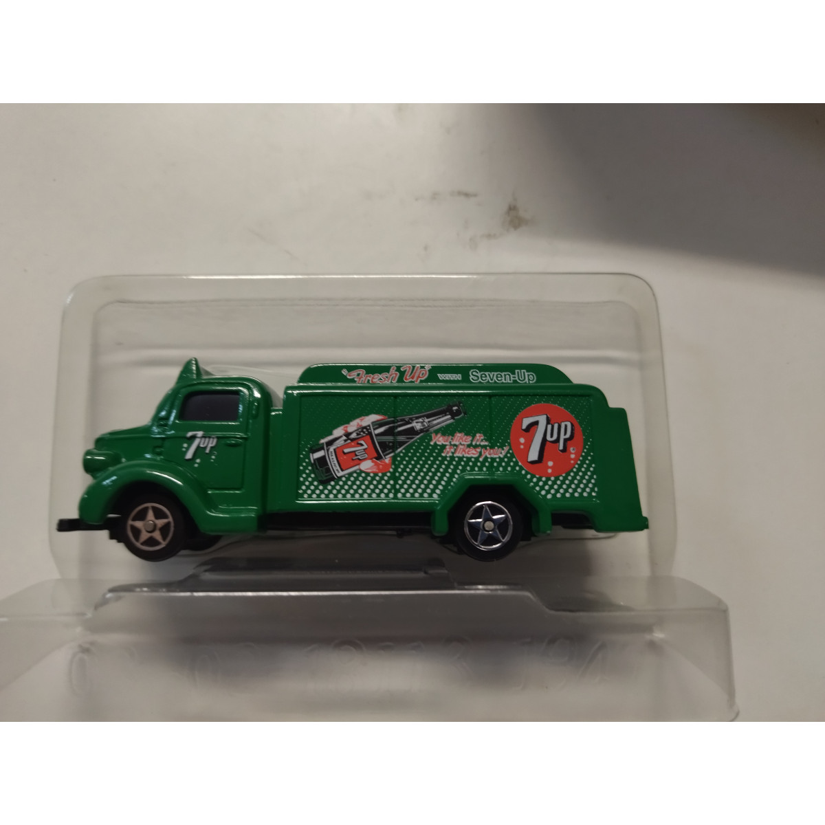 CAMION/TRUCK BOTTLE TRUCK GREEN/RED 7UP 1:87 H0 GOLDEN WHEELS - BCN ...