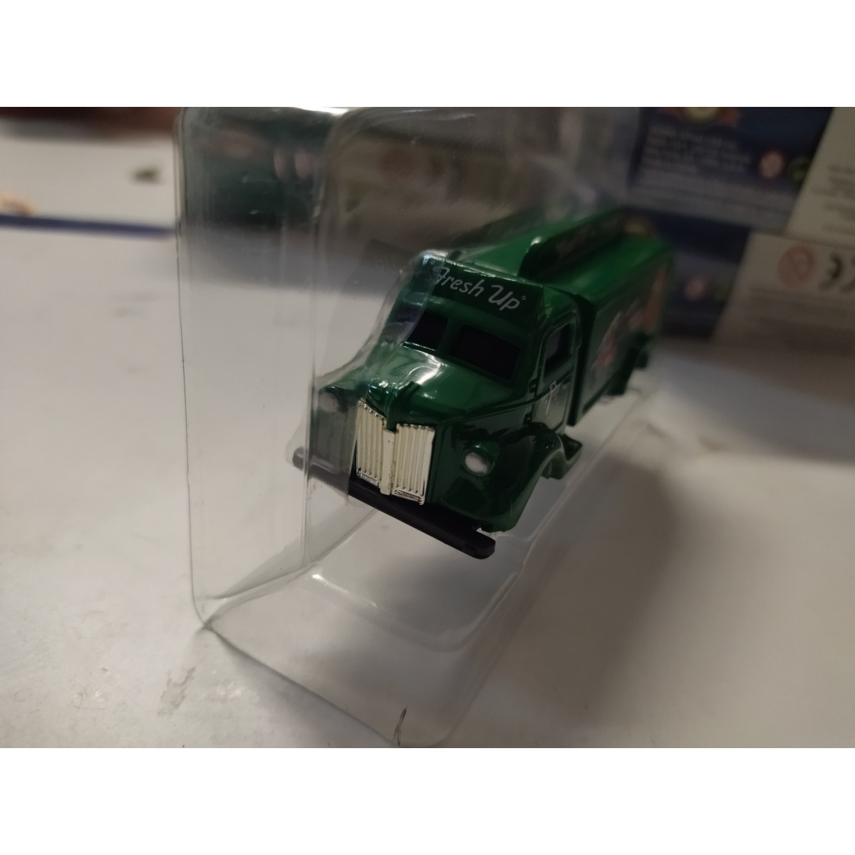 CAMION/TRUCK BOTTLE TRUCK GREEN/RED 7UP 1:87 H0 GOLDEN WHEELS - BCN ...